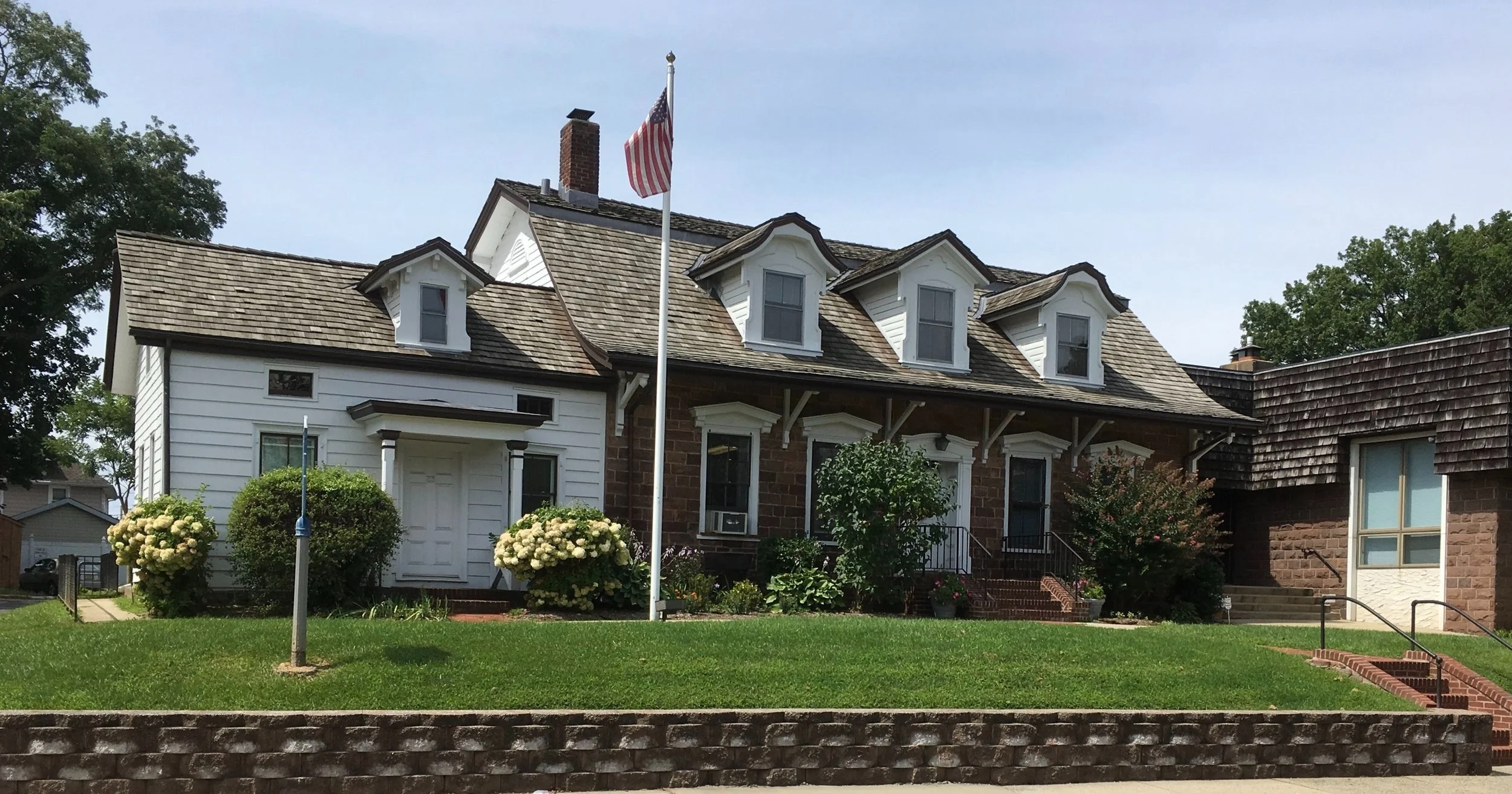 Dixon Homestead Library - Dumont Public Library