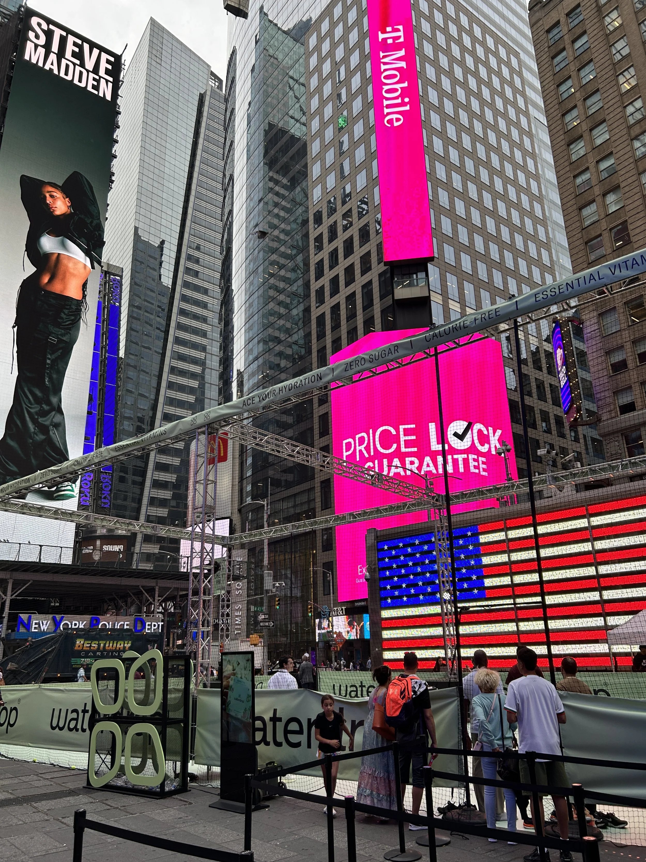 waterdrop Times Square — IDEKO