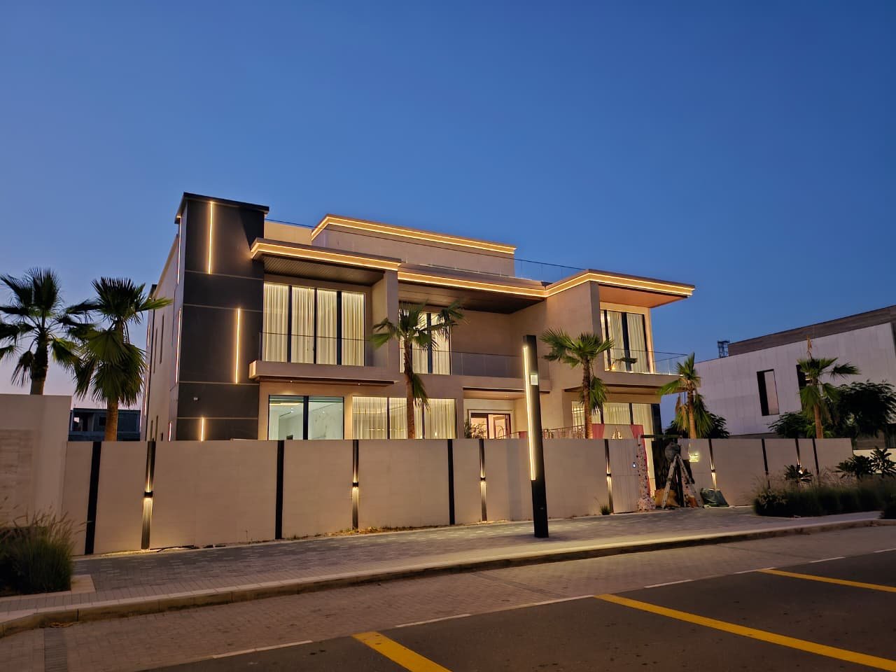 DESIGN & BUILD
