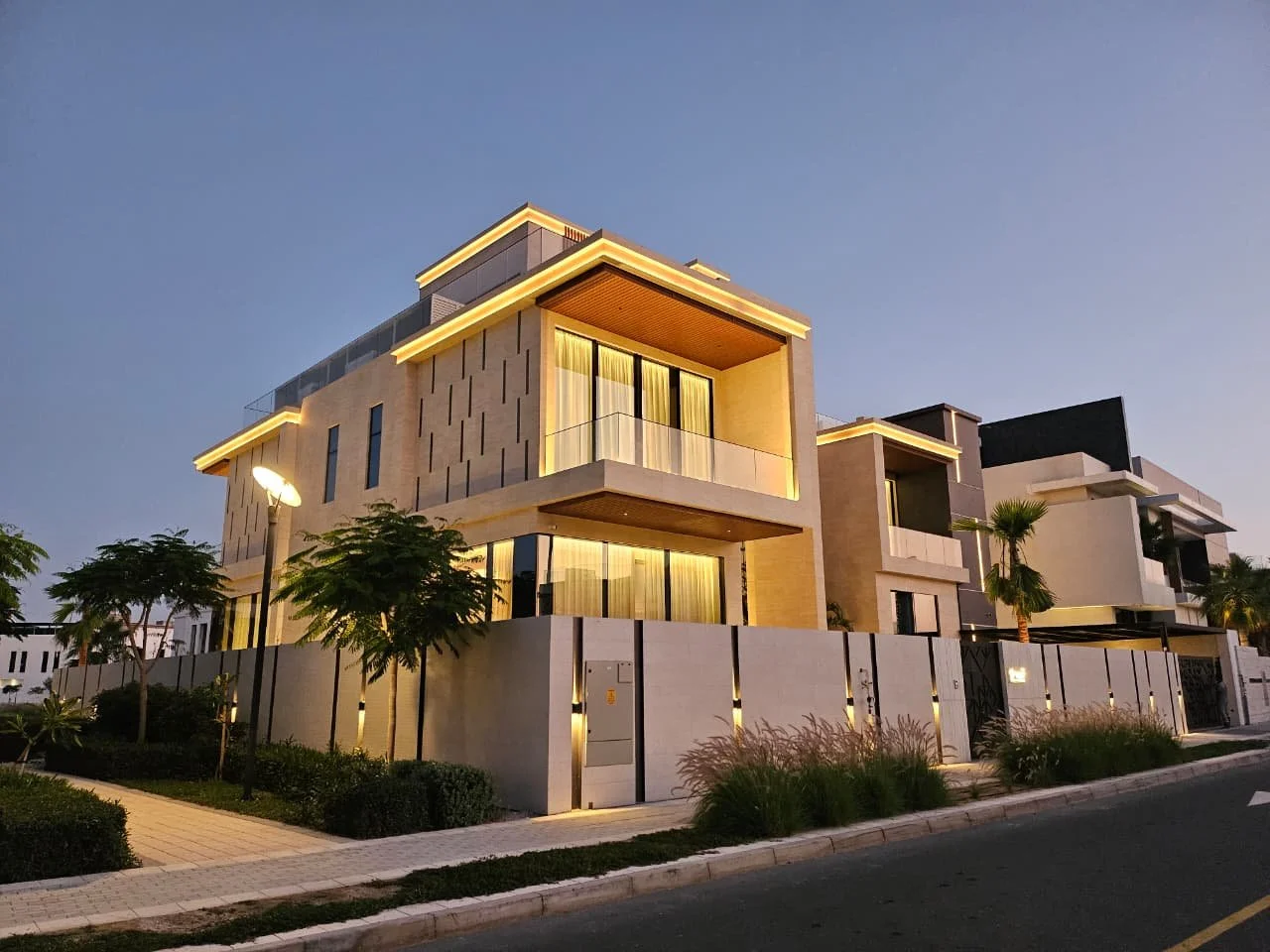 DESIGN & BUILD