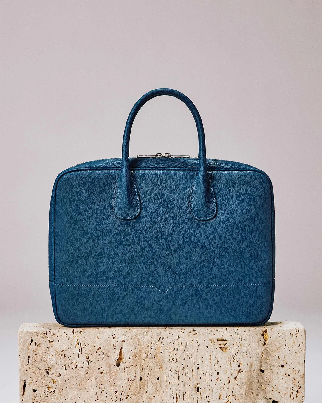 非凡型格丨Valextra 发布2024秋冬系列 — Amazedaily