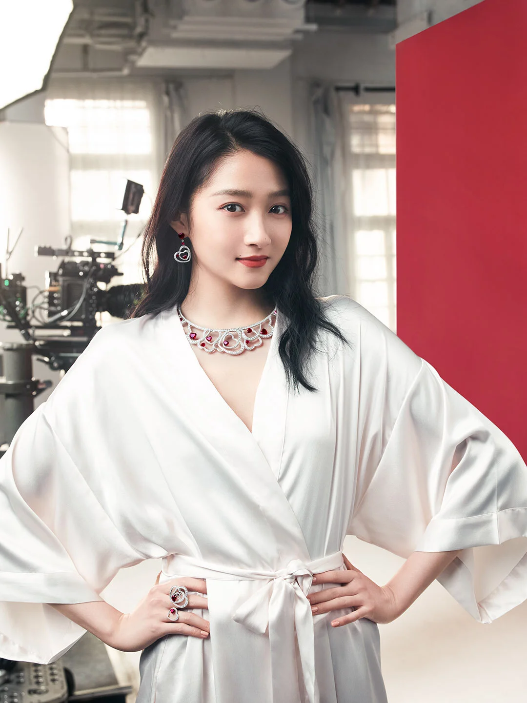 乐享自在，爱你所爱丨FRED斐登携手中国PRETTY WOMAN代言人关晓彤演绎全新珠宝系列 — Amazedaily