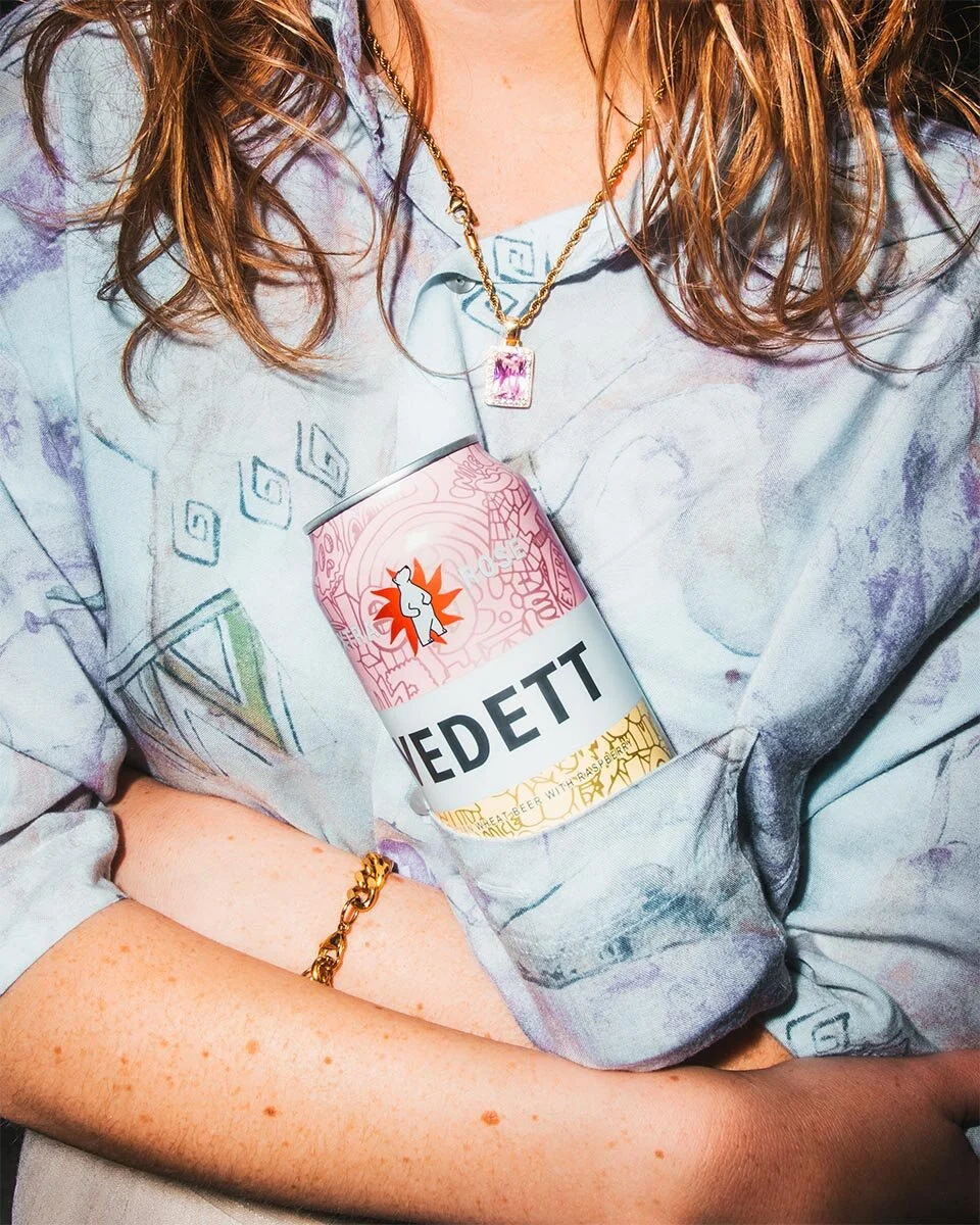 红蓝碰撞，VEDETT罐装白熊玫瑰红啤酒全新上市 — Amazedaily
