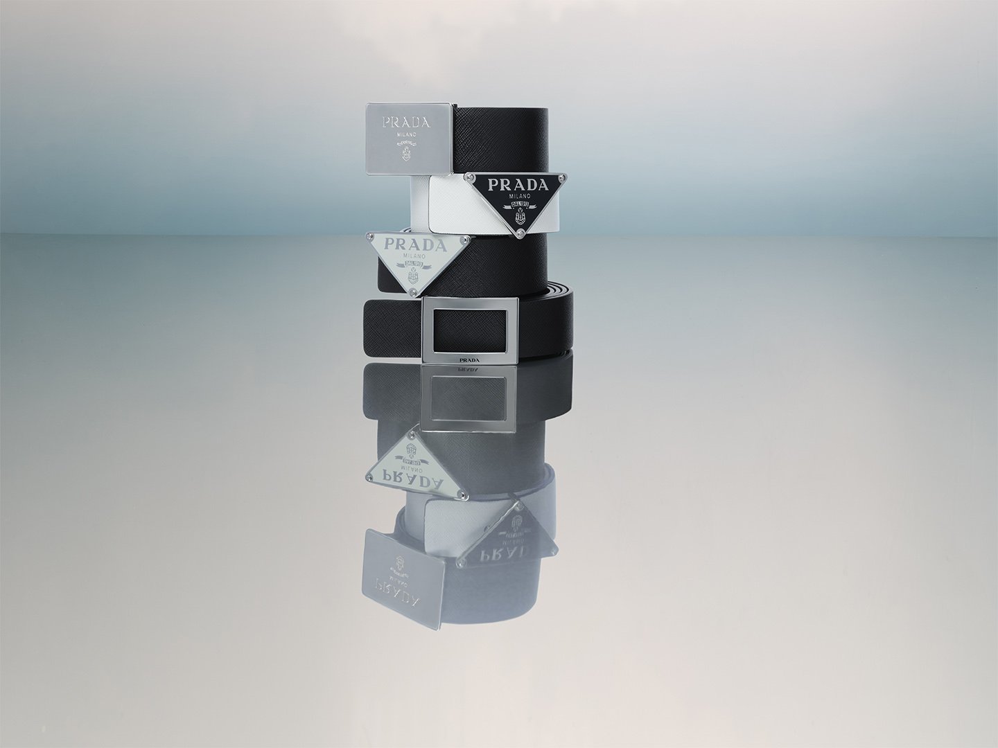 Prada呈献2023七夕情人节精选系列，由檀健次、李雯倾情出镜演绎七夕大片 — Amazedaily