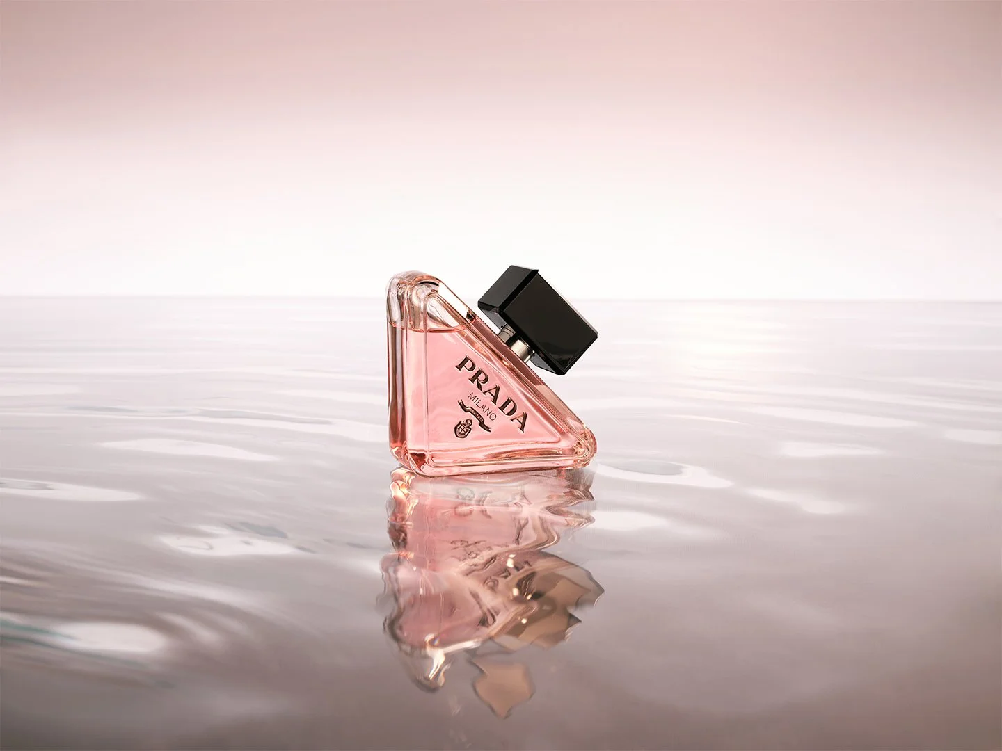 Prada呈献2023七夕情人节精选系列，由檀健次、李雯倾情出镜演绎七夕大片 — Amazedaily