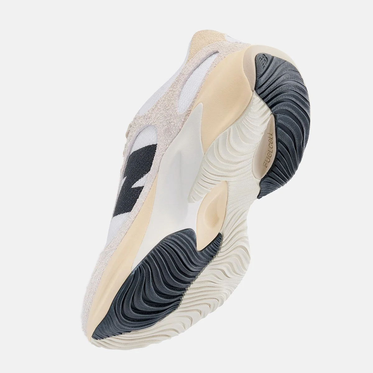 New Balance 释出全新造型 WARPED RUNNER 鞋款，带你瞬移新纪元 — Amazedaily