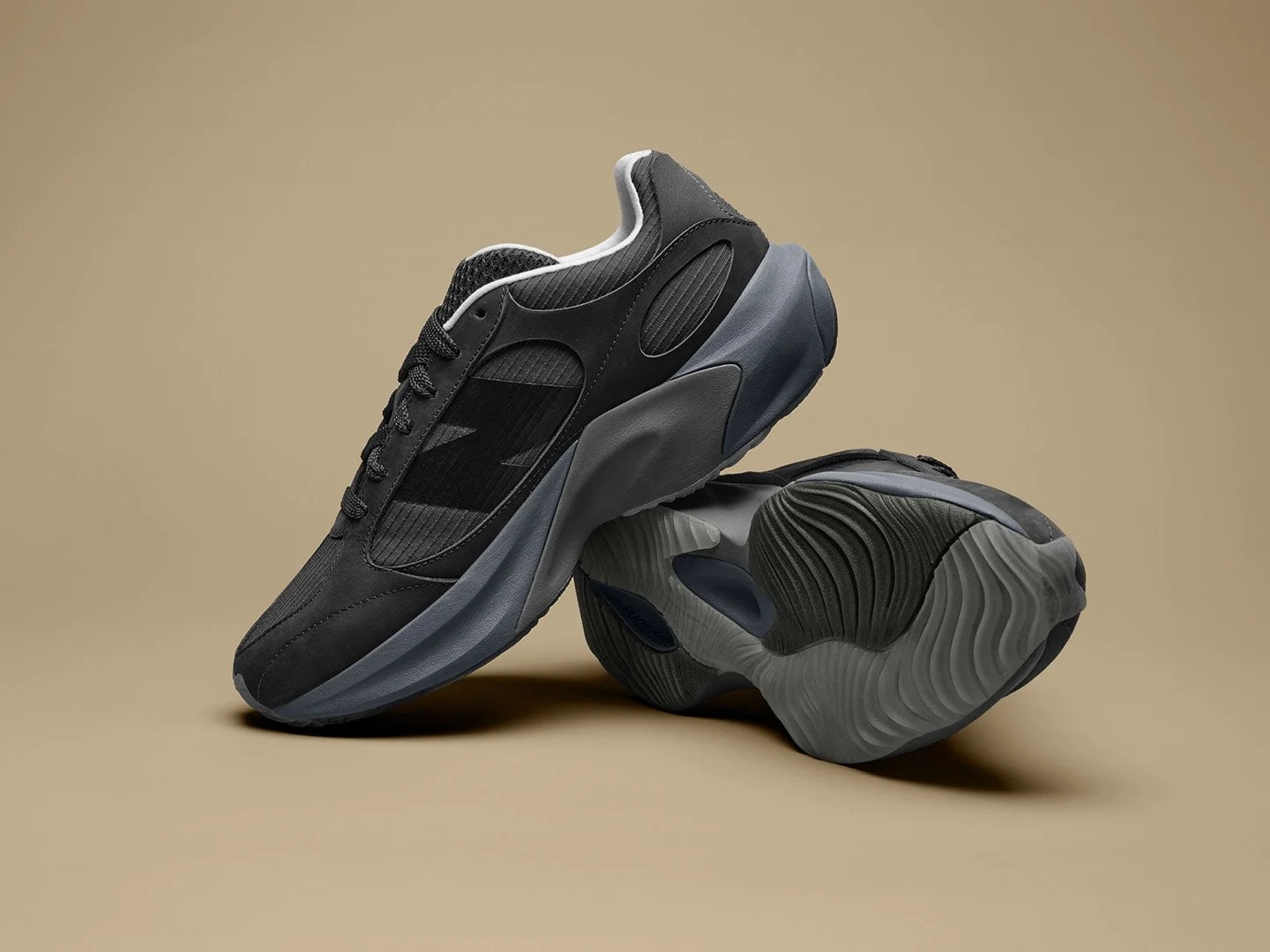 New Balance 倾情挚献「龙年限定」臻礼，发布2024新年大片 — Amazedaily