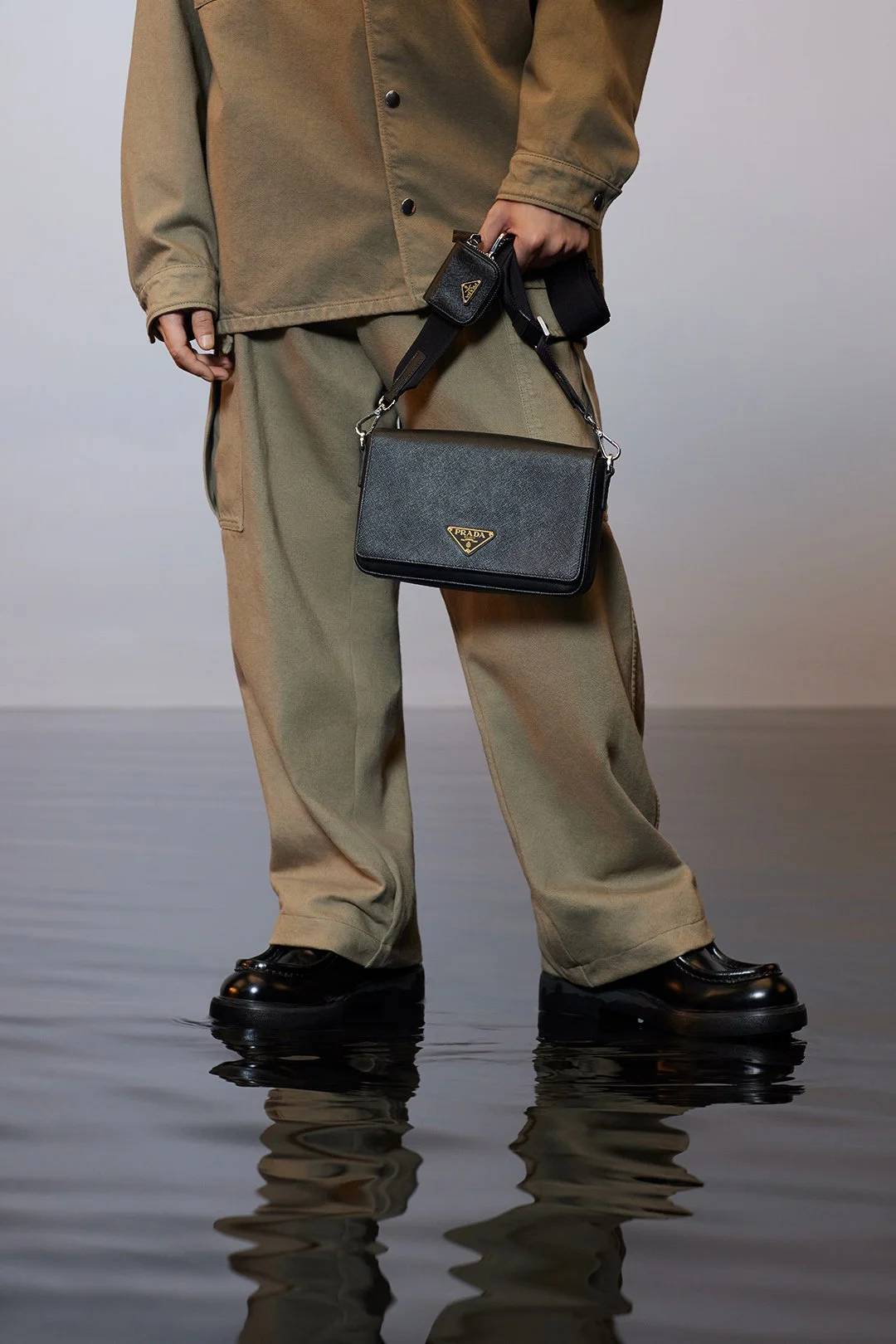 Prada呈献2023七夕情人节精选系列，由檀健次、李雯倾情出镜演绎七夕大片 — Amazedaily