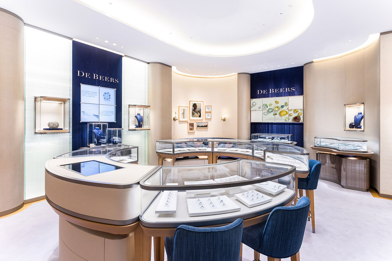 戴比尔斯珠宝 DE BEERS JEWELLERS 武汉万象城精品店闪耀揭幕 — Amazedaily
