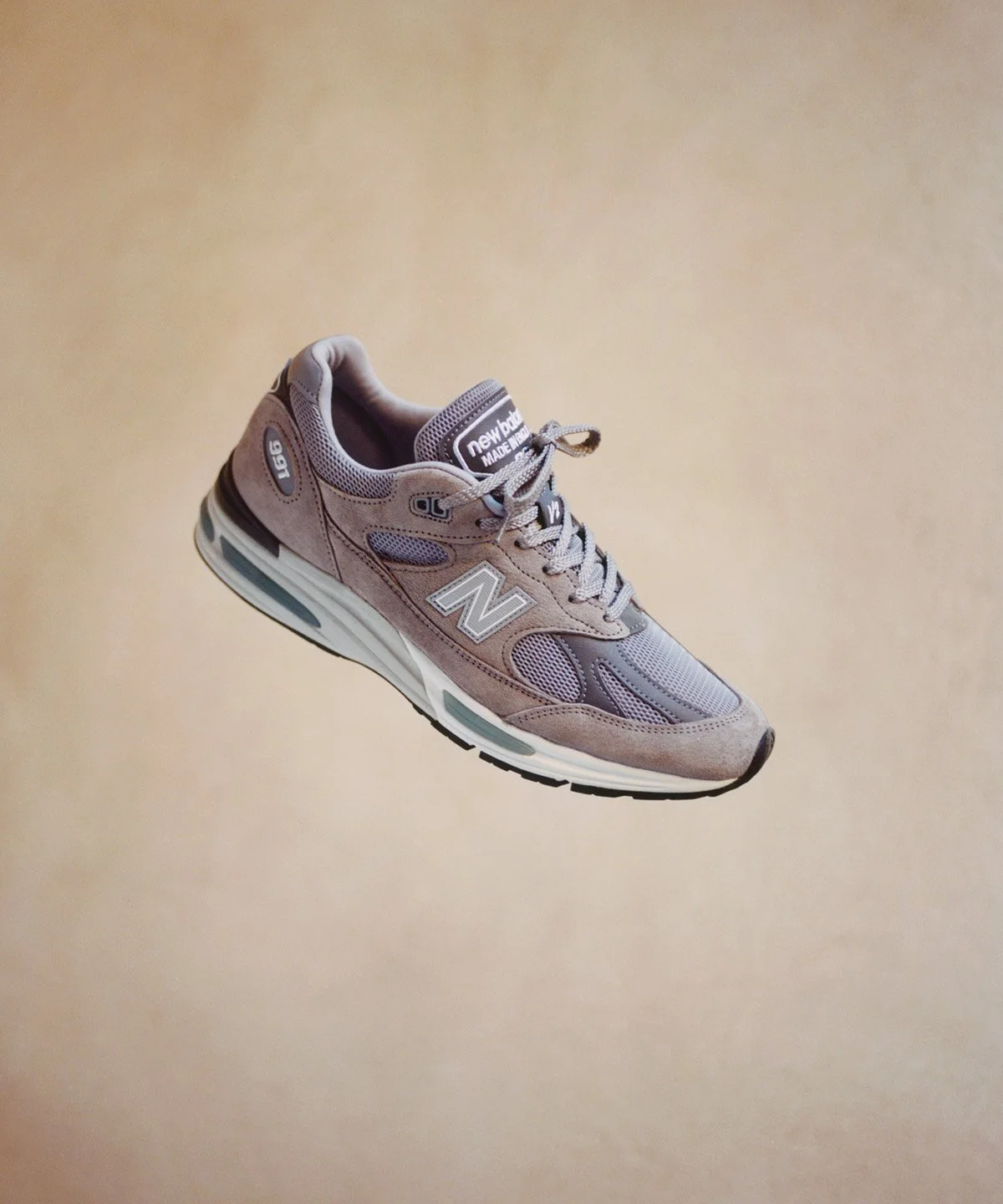 New Balance发布全新MADE in UK 991v2，携手Massimo Bottura演绎品牌宣传片 — Amazedaily