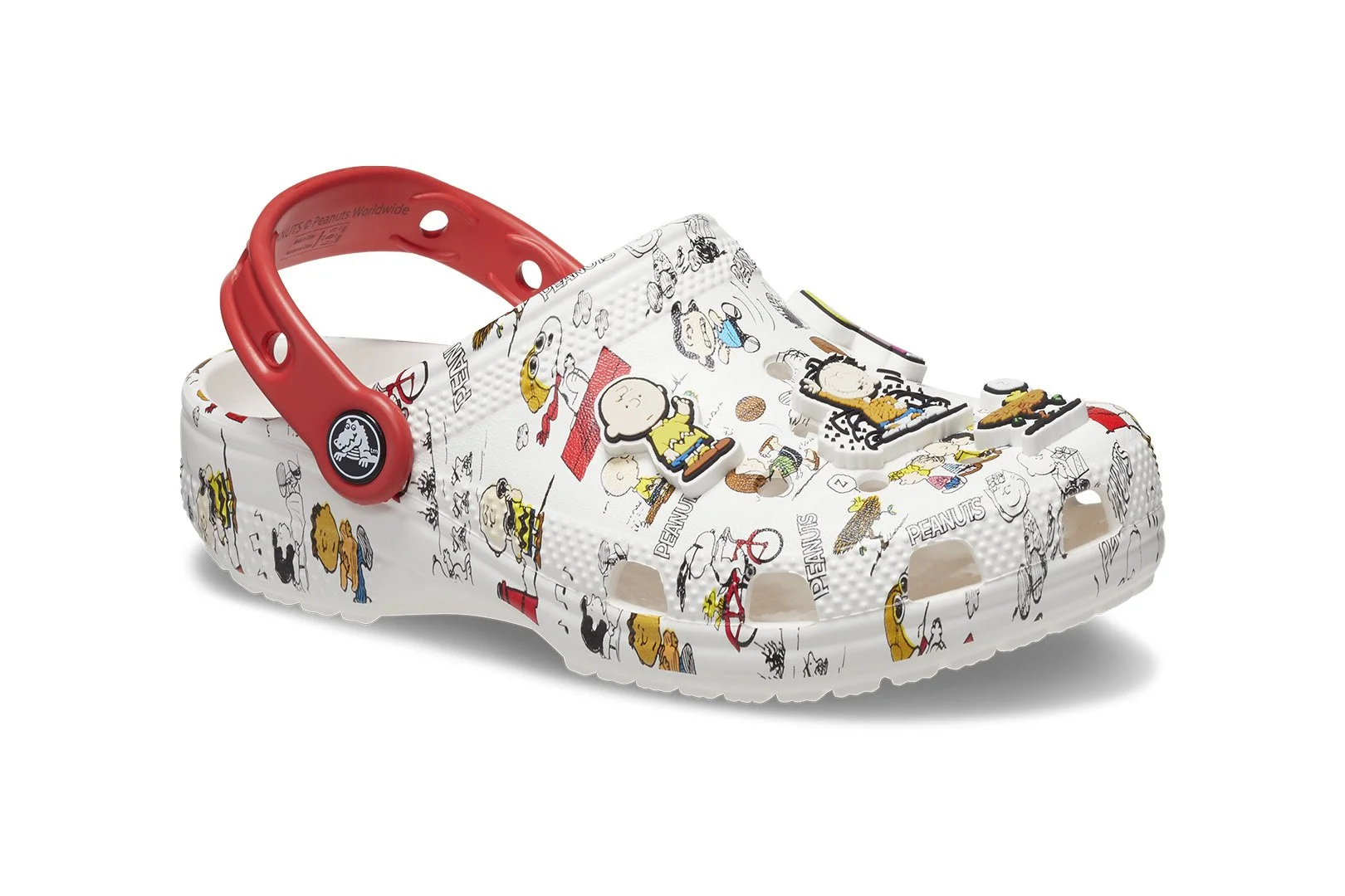 Crocs携手知名漫画形象Peanuts推出全新联名系列 — Amazedaily