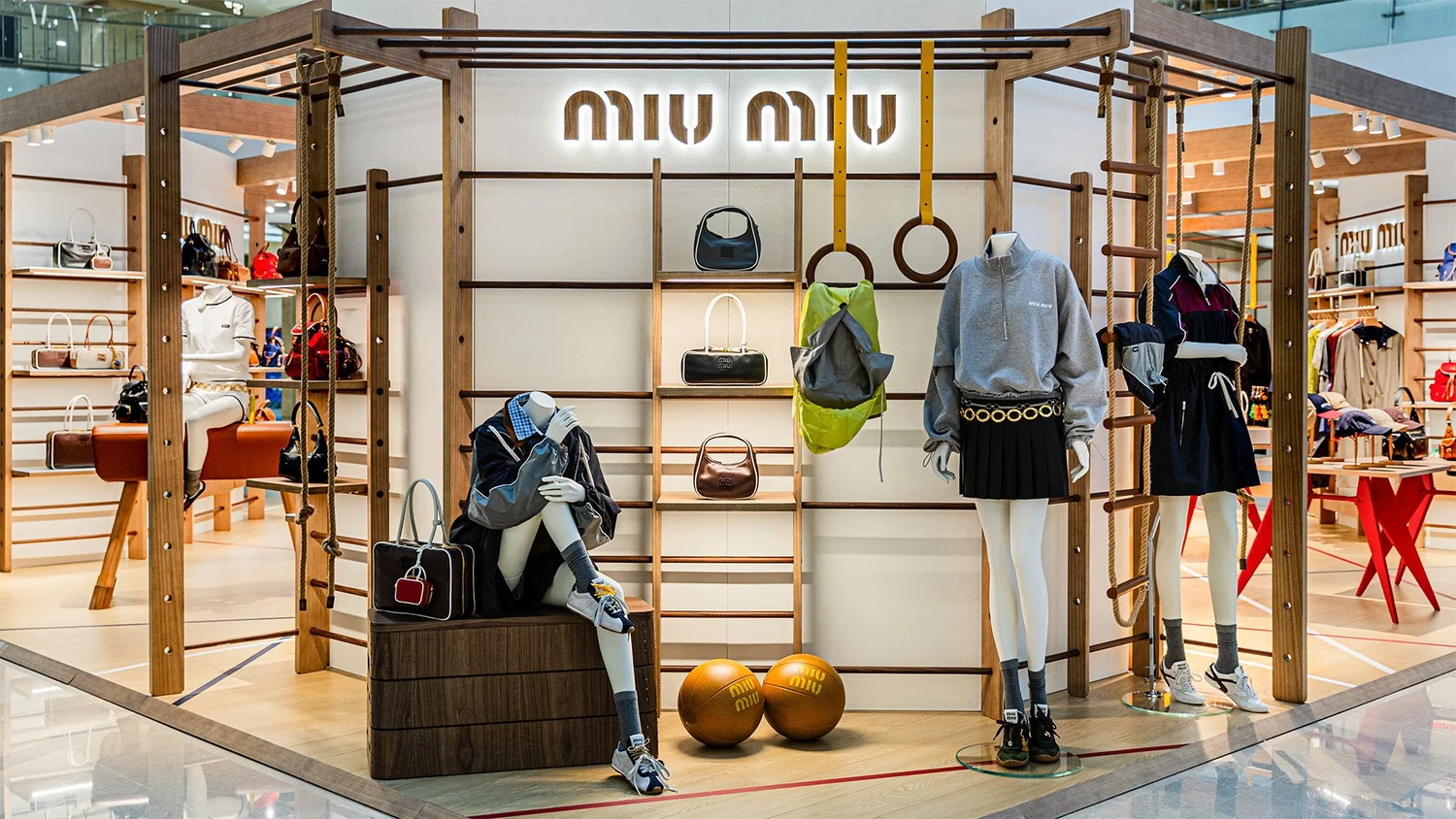 MIU MIU GYMNASIUM限时店与MIU MIU定制工坊 — Amazedaily
