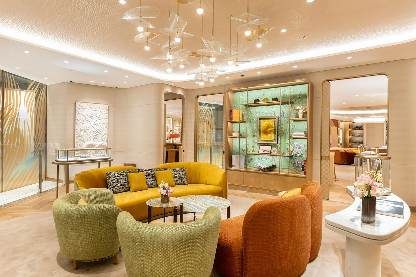 摩登风姿，匠心风范丨全新卡地亚北京王府中環精品店璀璨启幕 — Amazedaily