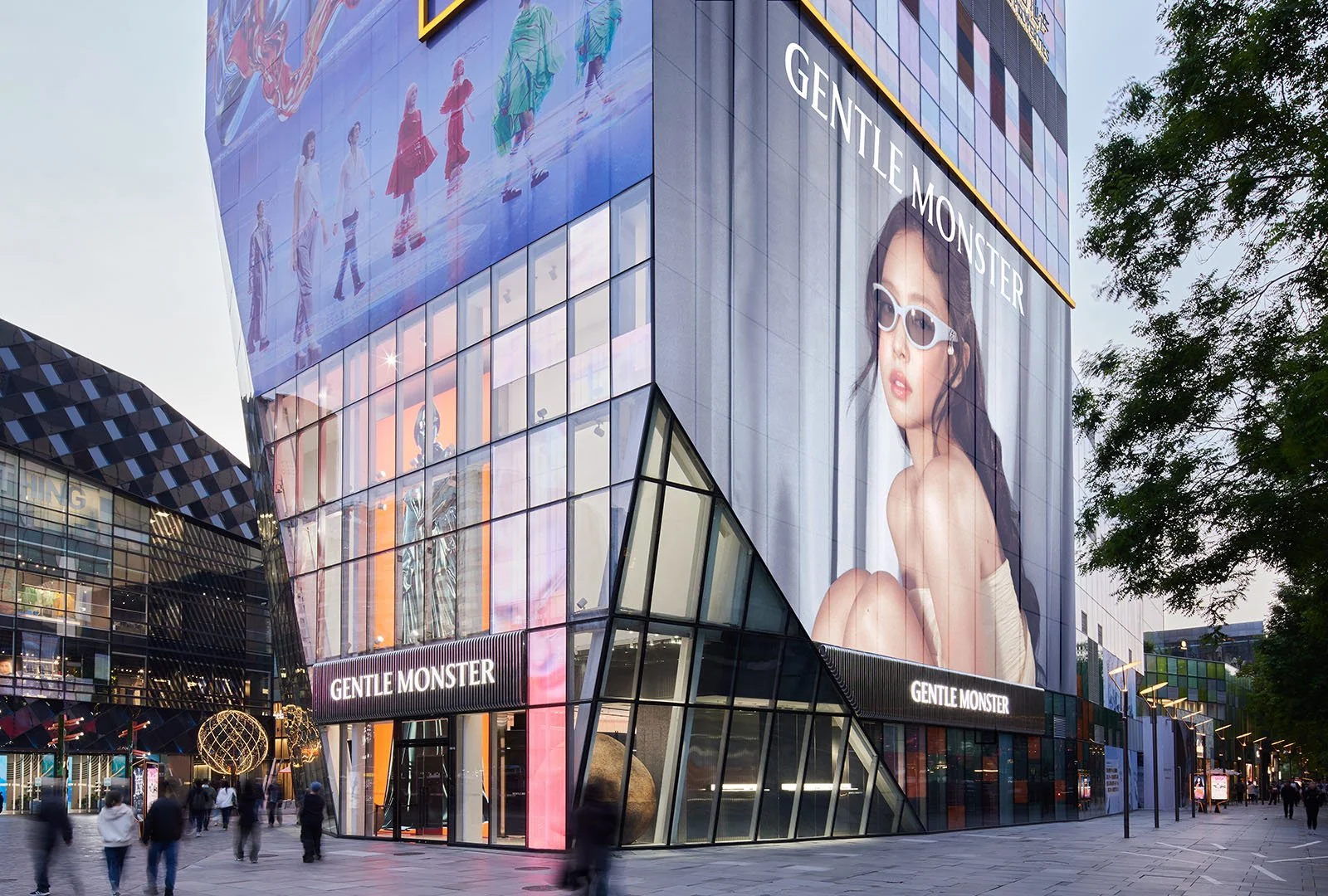 GENTLE MONSTER x Jennie联名系列全球正式发售，限时空间同步揭幕 — Amazedaily