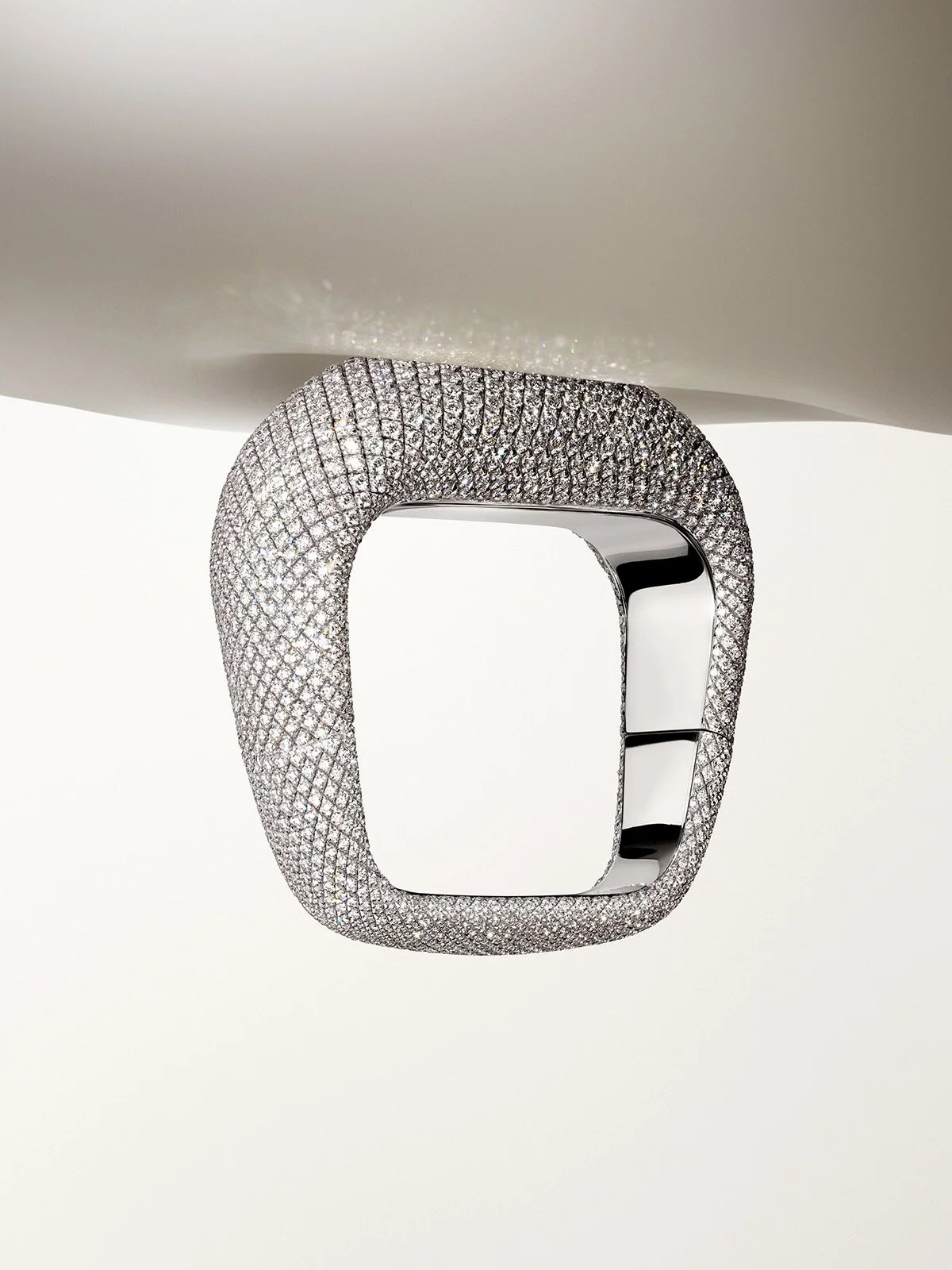 突破创意疆界，卡地亚呈献全新Coussin de Cartier系列珠宝 — Amazedaily