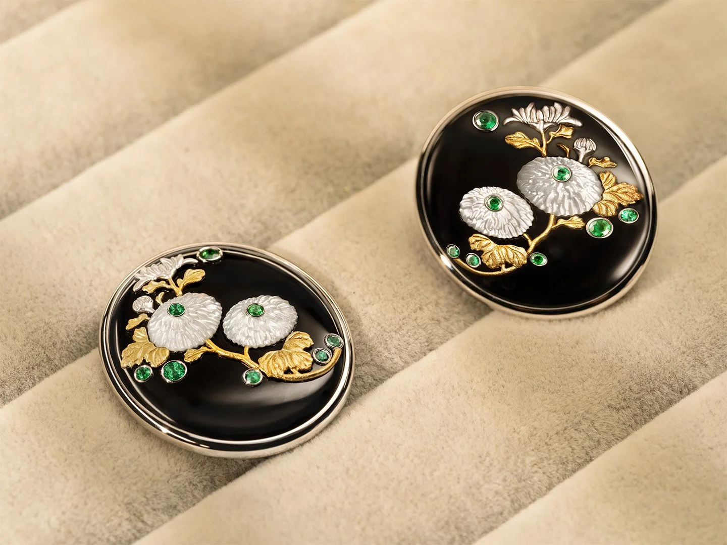 Gemfields携手MidnightOperaHouse，呈献「花时画境」系列祖母绿高珠作品 — Amazedaily