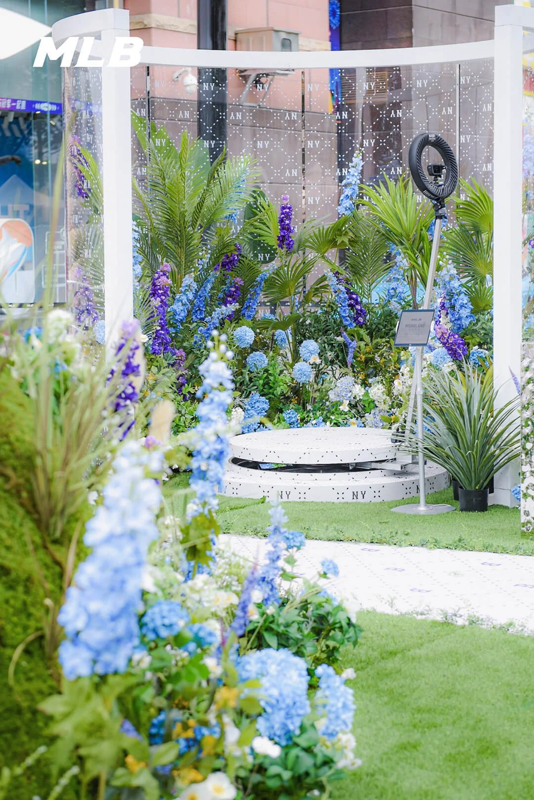 MLB品牌MONOLAND老花漫境沉浸展广州站，潮奢新风席卷广州 — Amazedaily