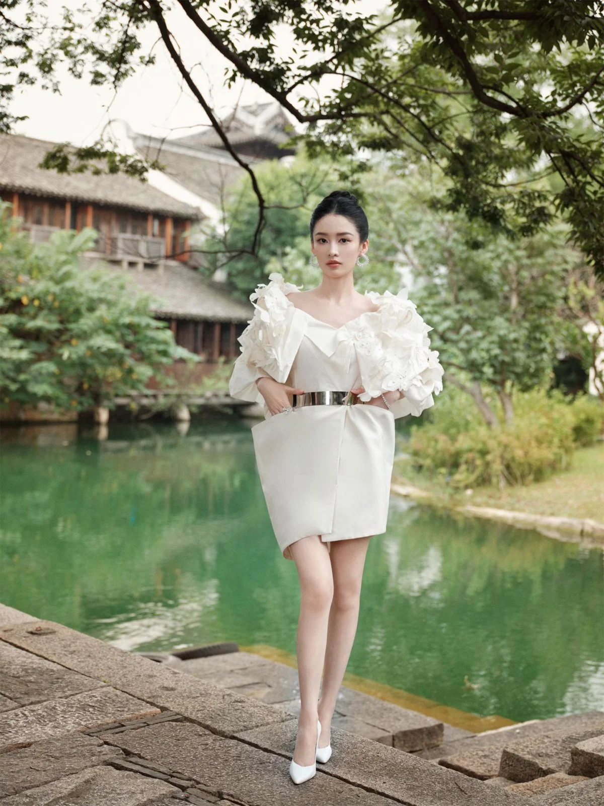 演员李沁佩戴Chopard萧邦高级珠宝臻品出席音乐派对活动 — Amazedaily