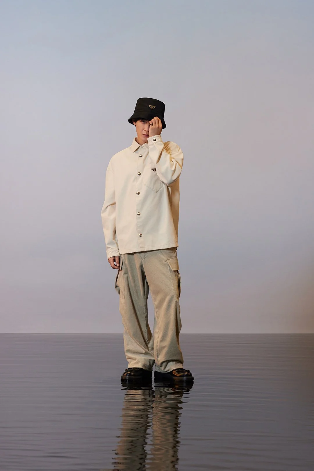 Prada呈献2023七夕情人节精选系列，由檀健次、李雯倾情出镜演绎七夕大片 — Amazedaily