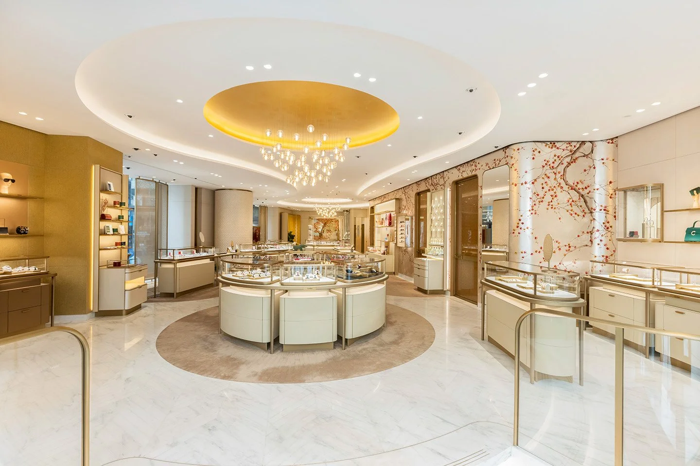 摩登风姿，匠心风范丨全新卡地亚北京王府中環精品店璀璨启幕 — Amazedaily