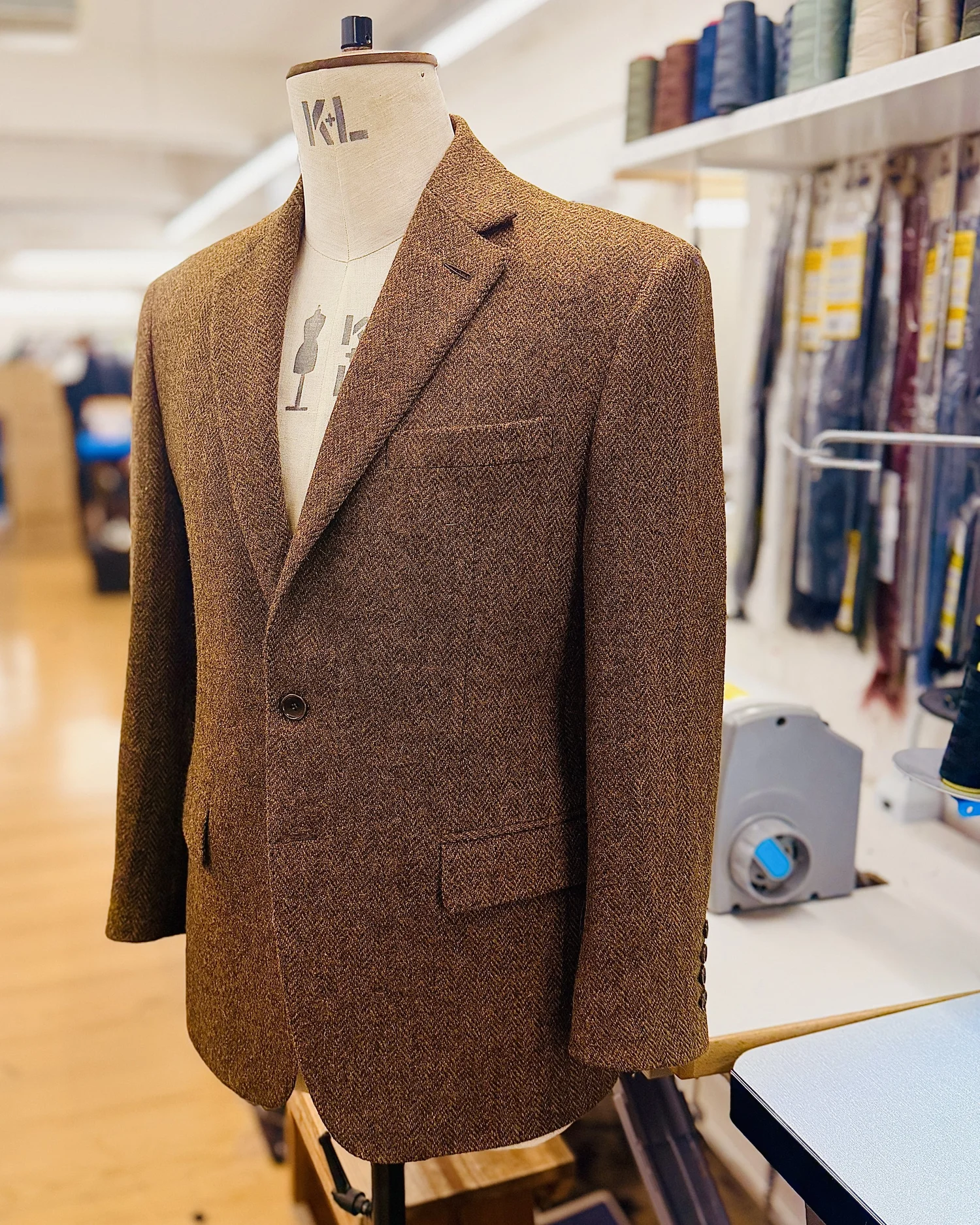 Harris Tweed – History, Authenticity and Its Place in Modern Bespoke ...