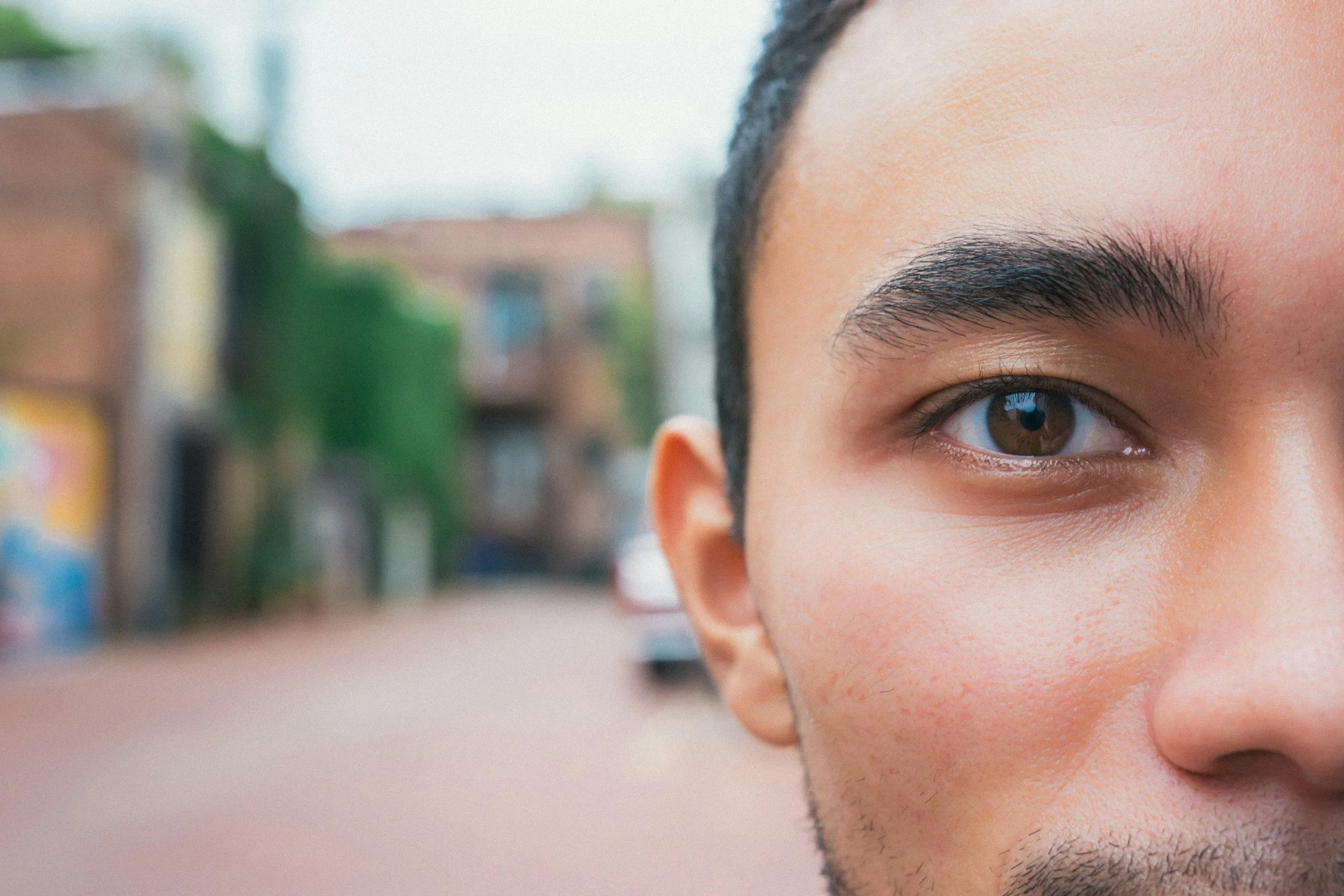 Contact Lens Tips For Men In 2026 — Roberto Revilla London