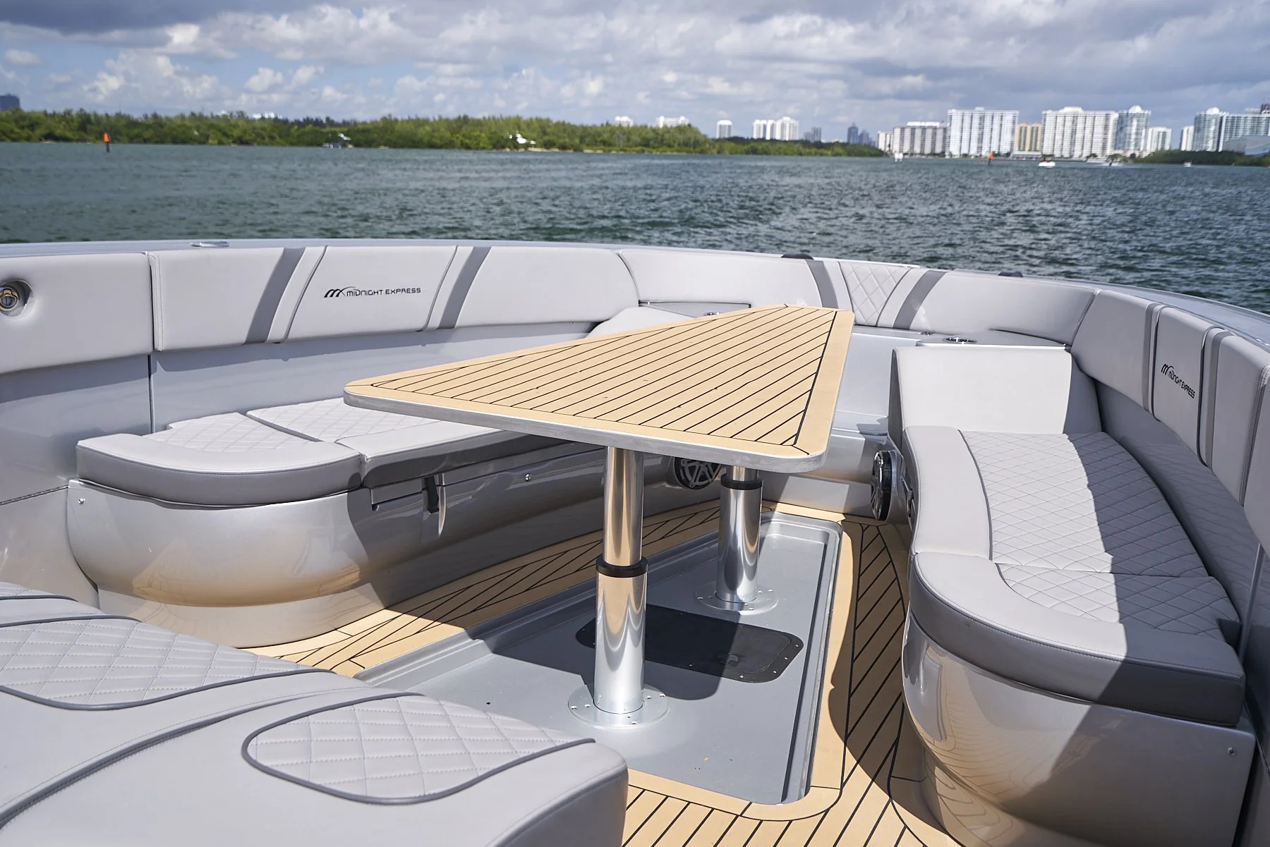 Miami | Midnight Sun Day Charter Boat Rentals