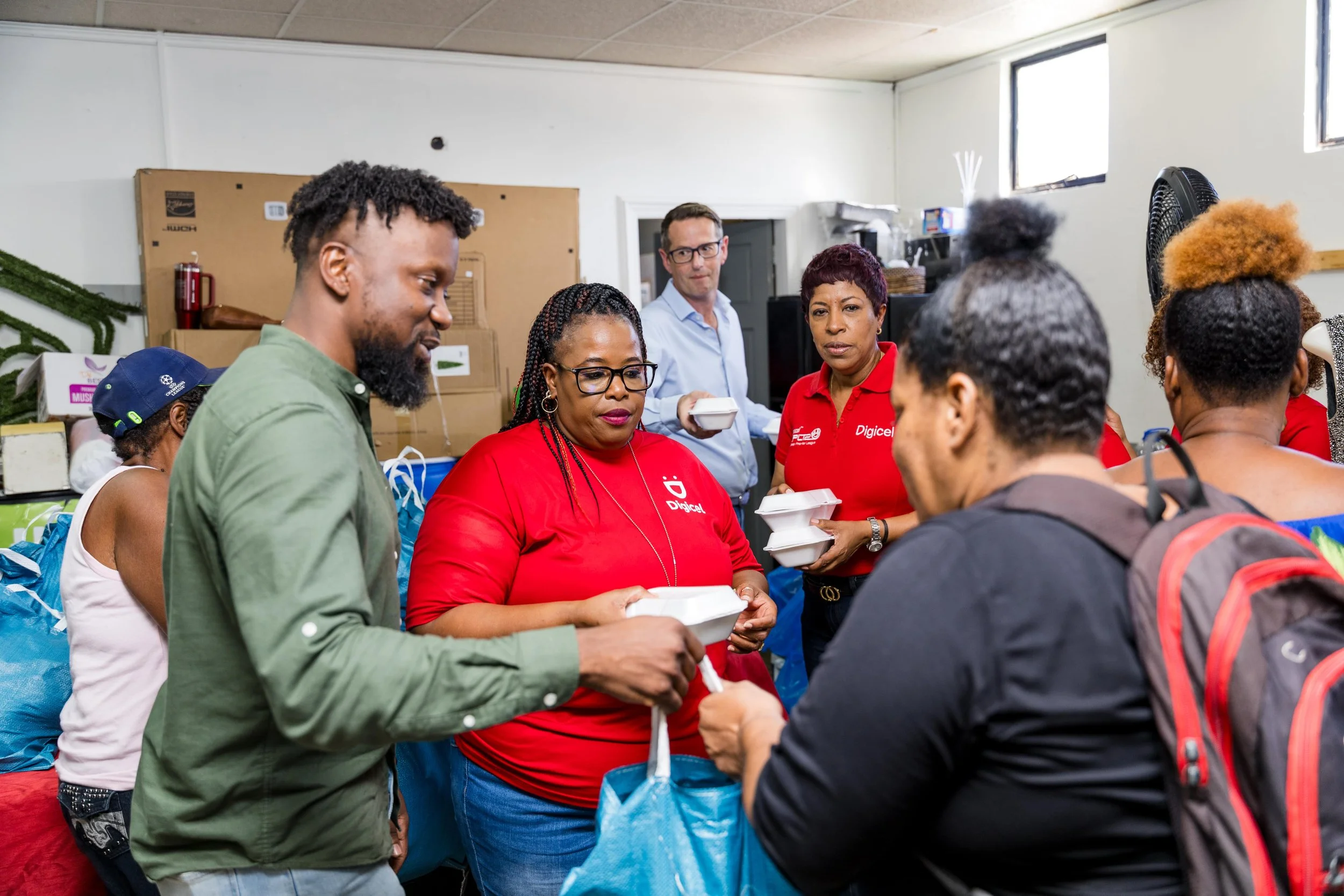 DIGICEL FOUNDATION DISTRIBUTES 260 HAMPERS FOR CHRISTMAS — SWF&Co ...