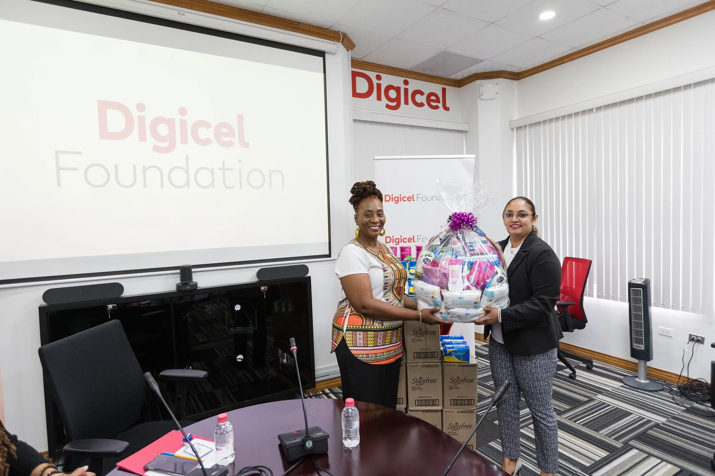 DIGICEL FOUNDATION SPONSORS TABLETS, INTERNET TO EMPOWER SINGLE MOTHERS ...