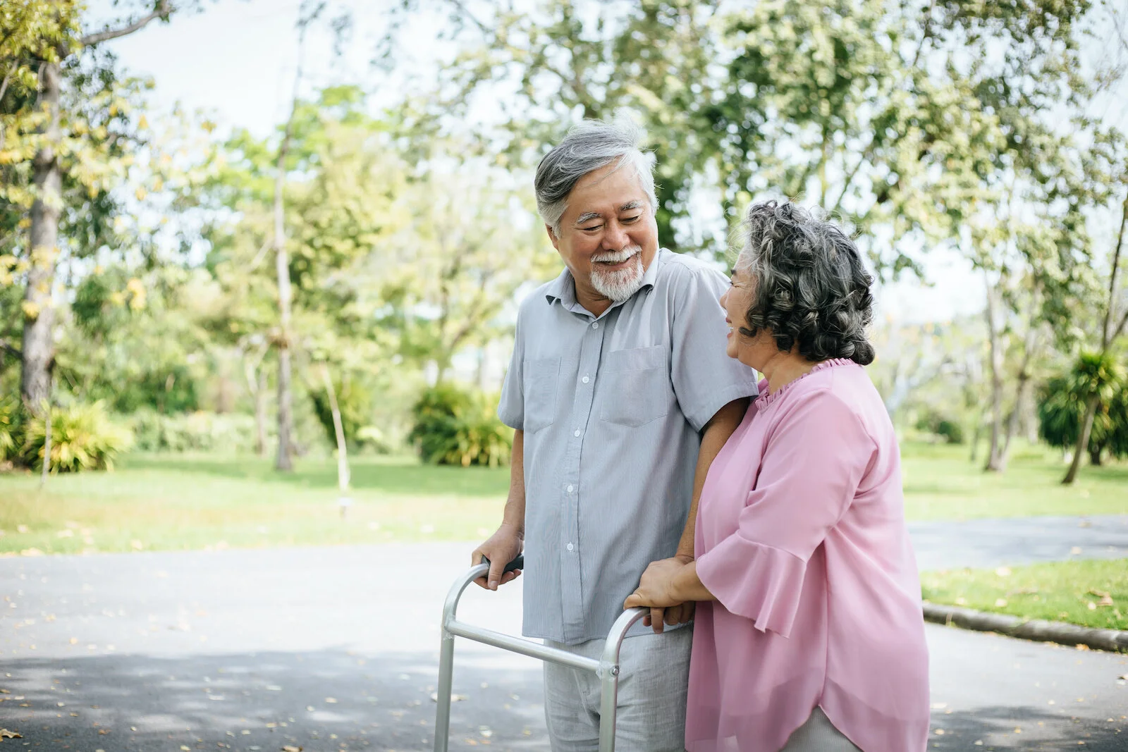 Maneuvering, Mastered: 6 of the Best Walkers for Seniors — Snug Safety