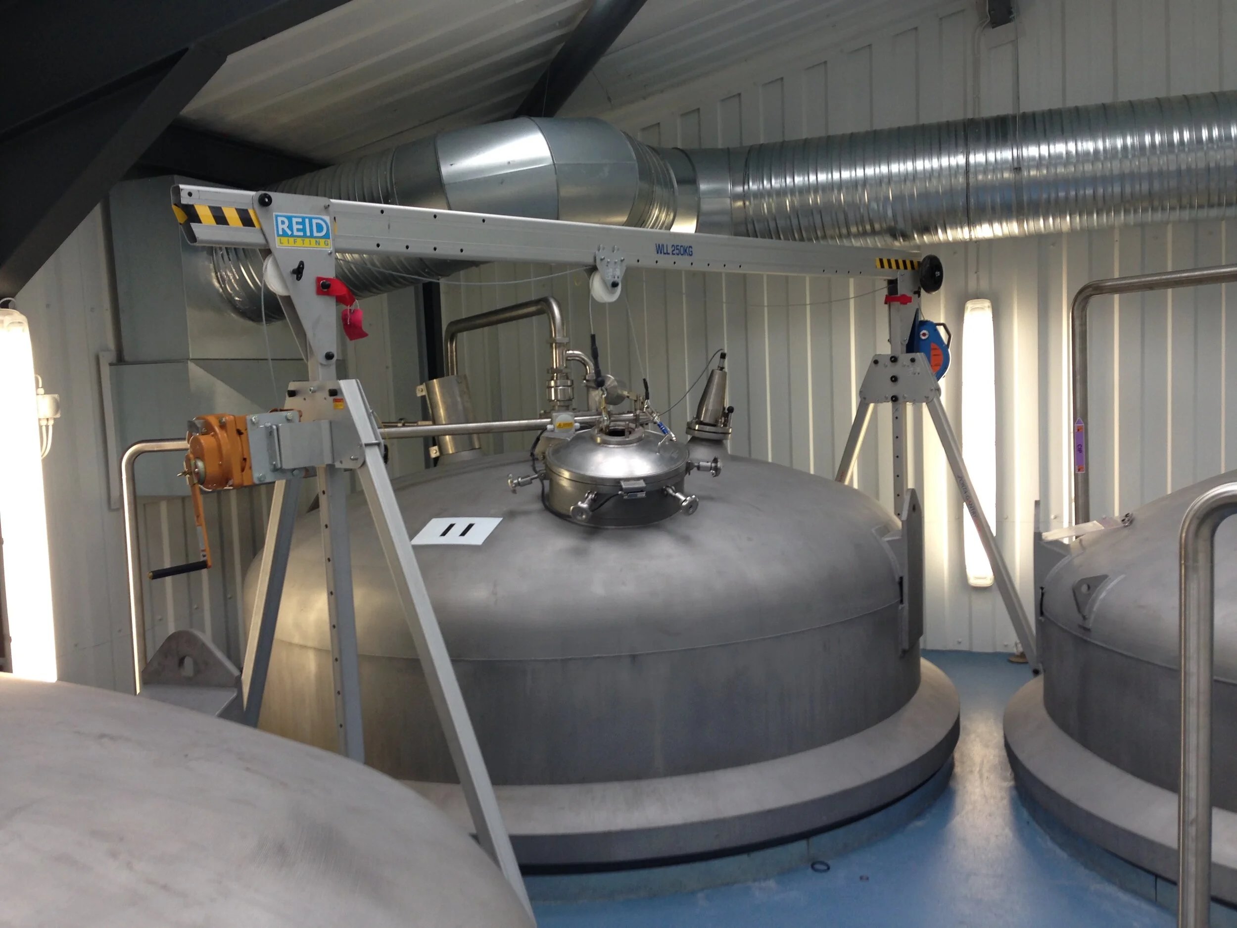 PORTA GANTRY RAPIDE - Goods and Personnel Lifting Aluminium Gantry ...