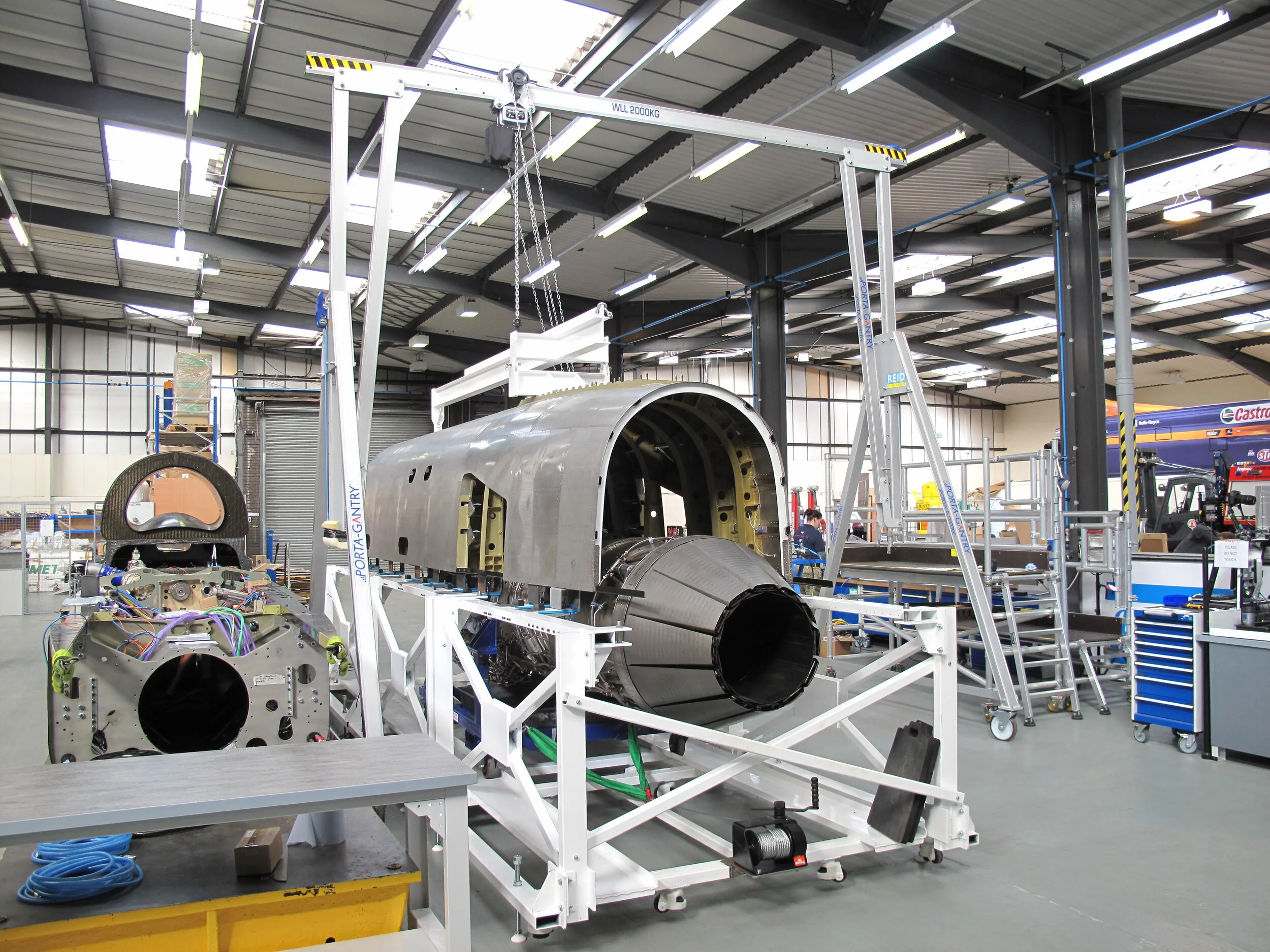 PORTA GANTRY – Goods and Personnel Lifting, Fall Arrest Aluminium ...