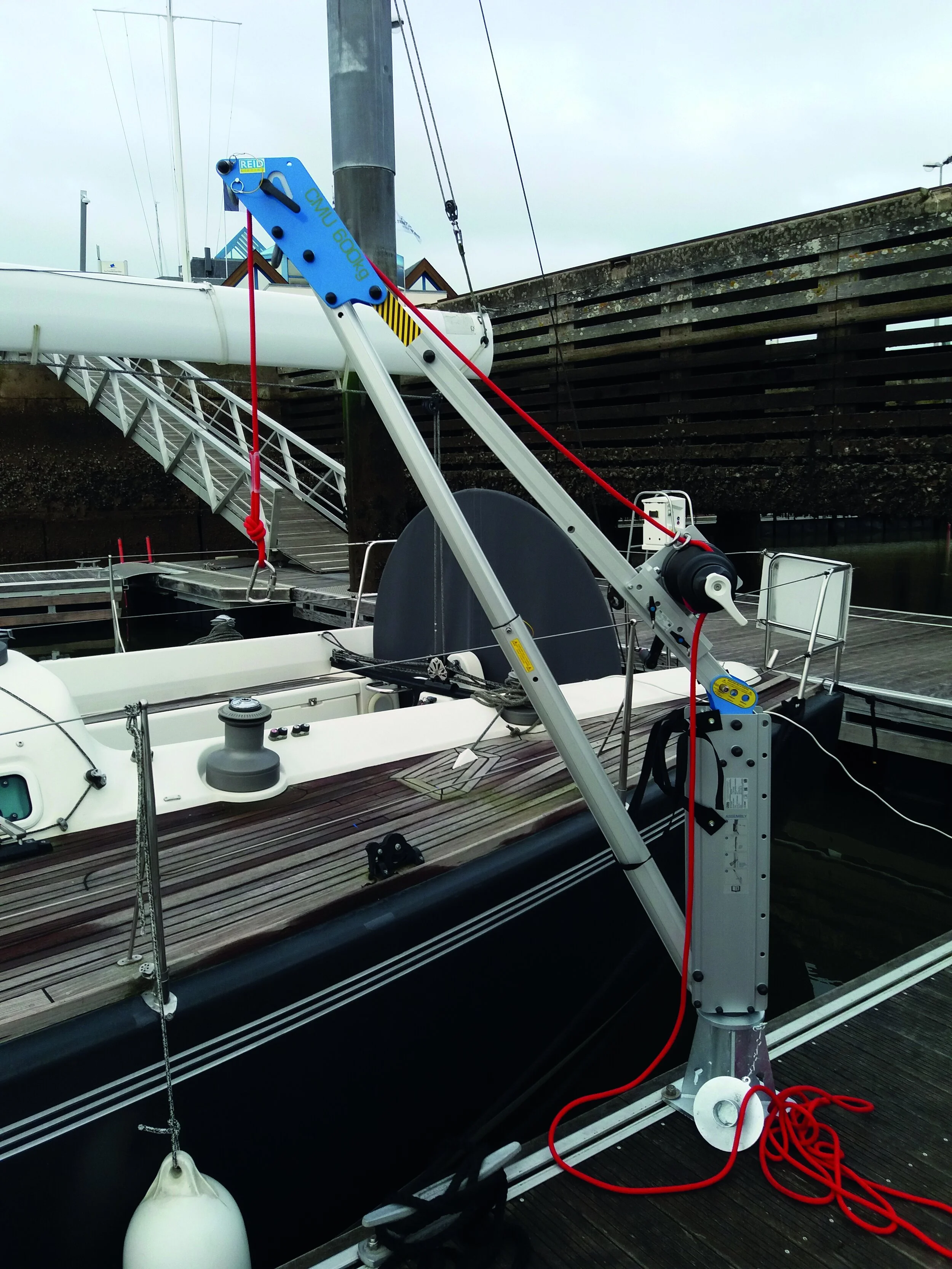 REID Lifting - PORTA DAVIT QUANTUM - aluminium davit for lifting goods ...