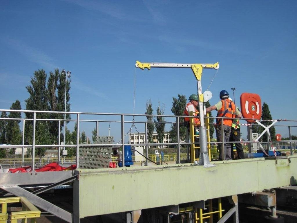 T Davit - lightweight, portable aluminium Jib Crane/davit — REID Lifting