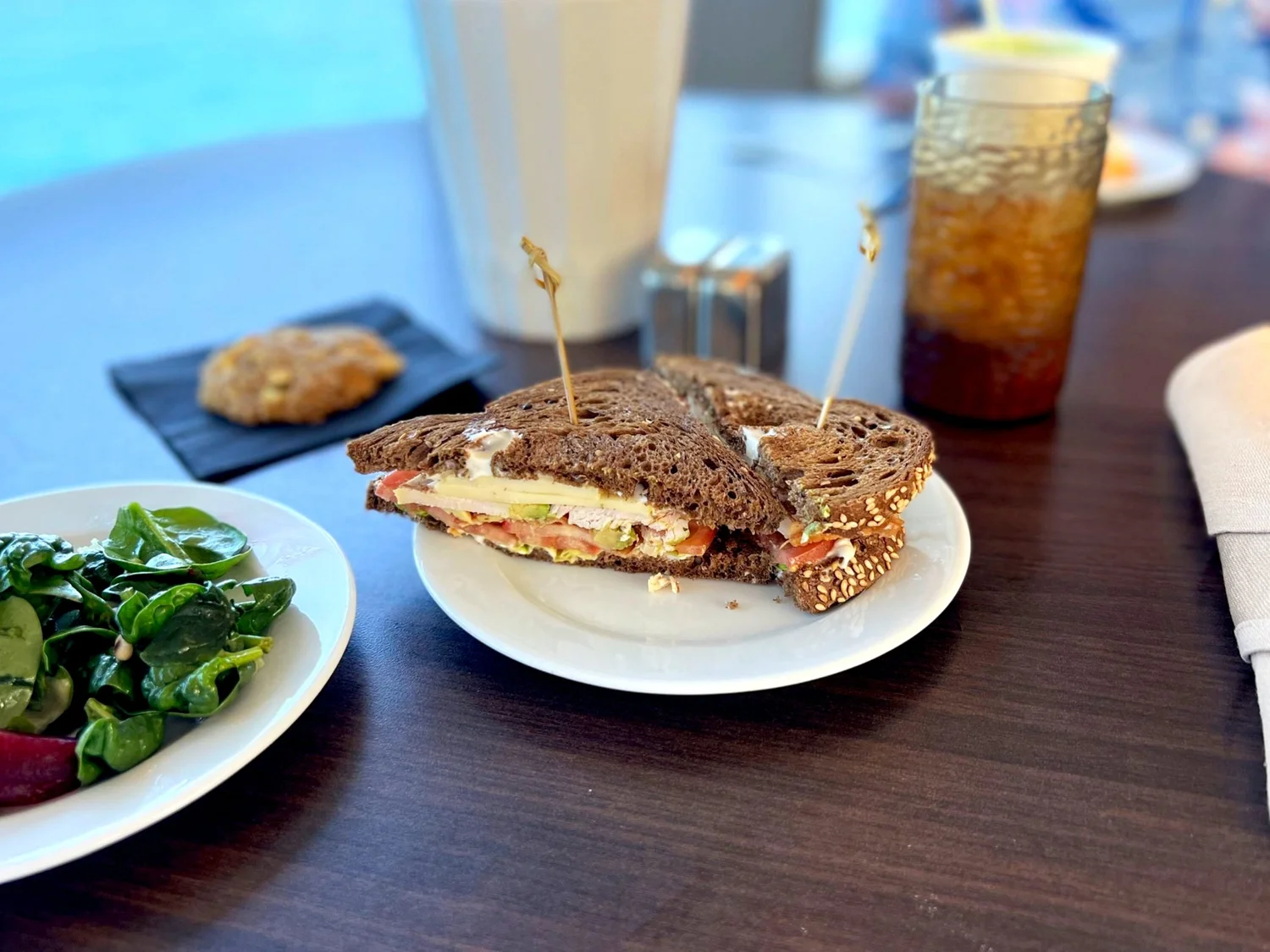 The Healthy Celebrity Spa Cafe: 11 Reasons To Try It (With Menu)