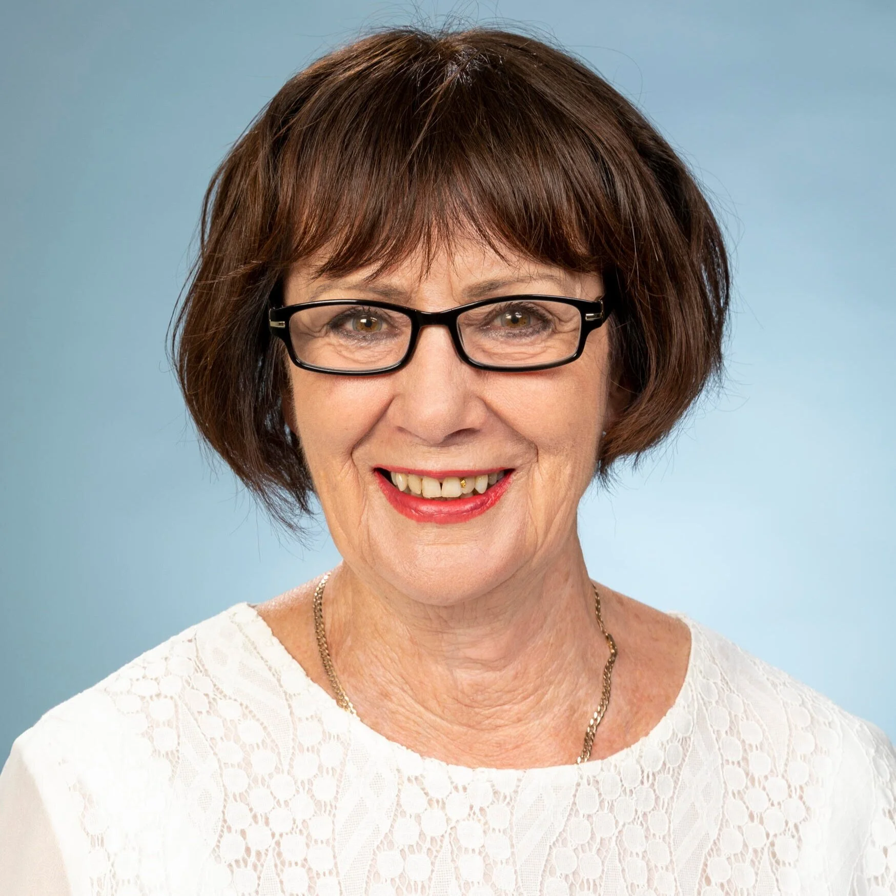 Meet Heather Giles wedding & marriage celebrant Christchurch