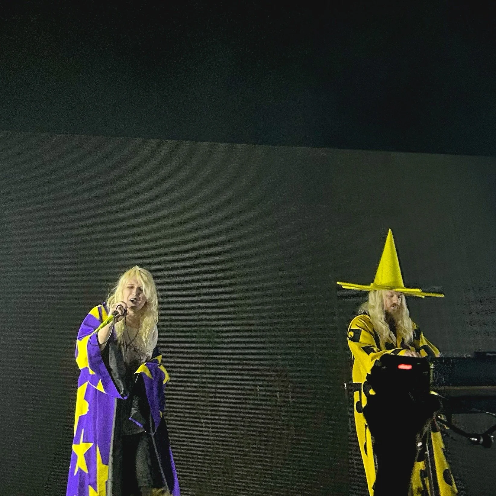 100 gecs & Machine Girl Summon All The Wizards in Montreal to MTELUS ...