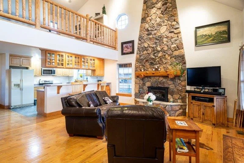 Eagle's Nest Ranch — Mountain Ranches