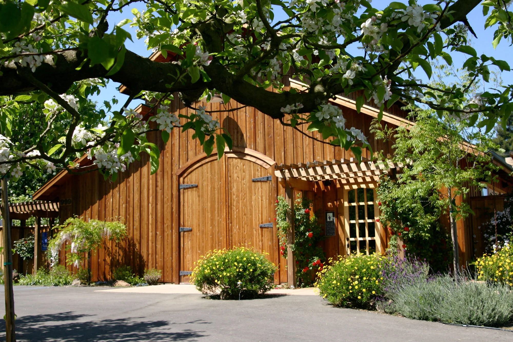 De La Montanya Vineyards & Winery