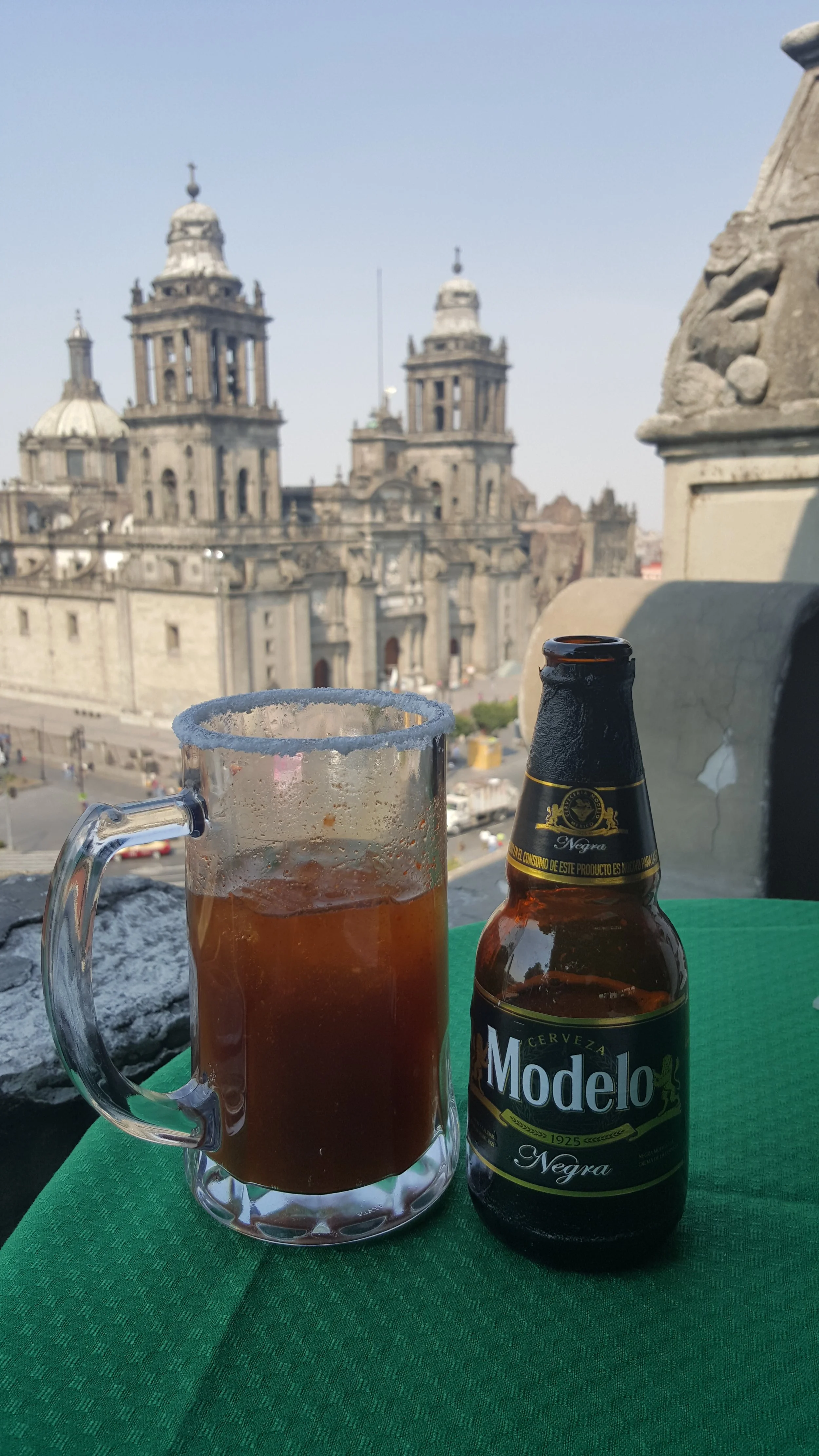 Negra Modelo Hot