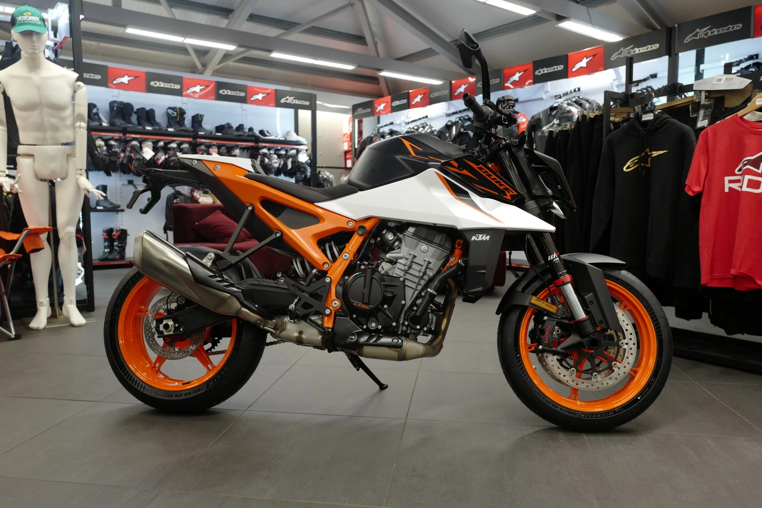 NEW KTM, Duke 990 R — The Mansell Collection