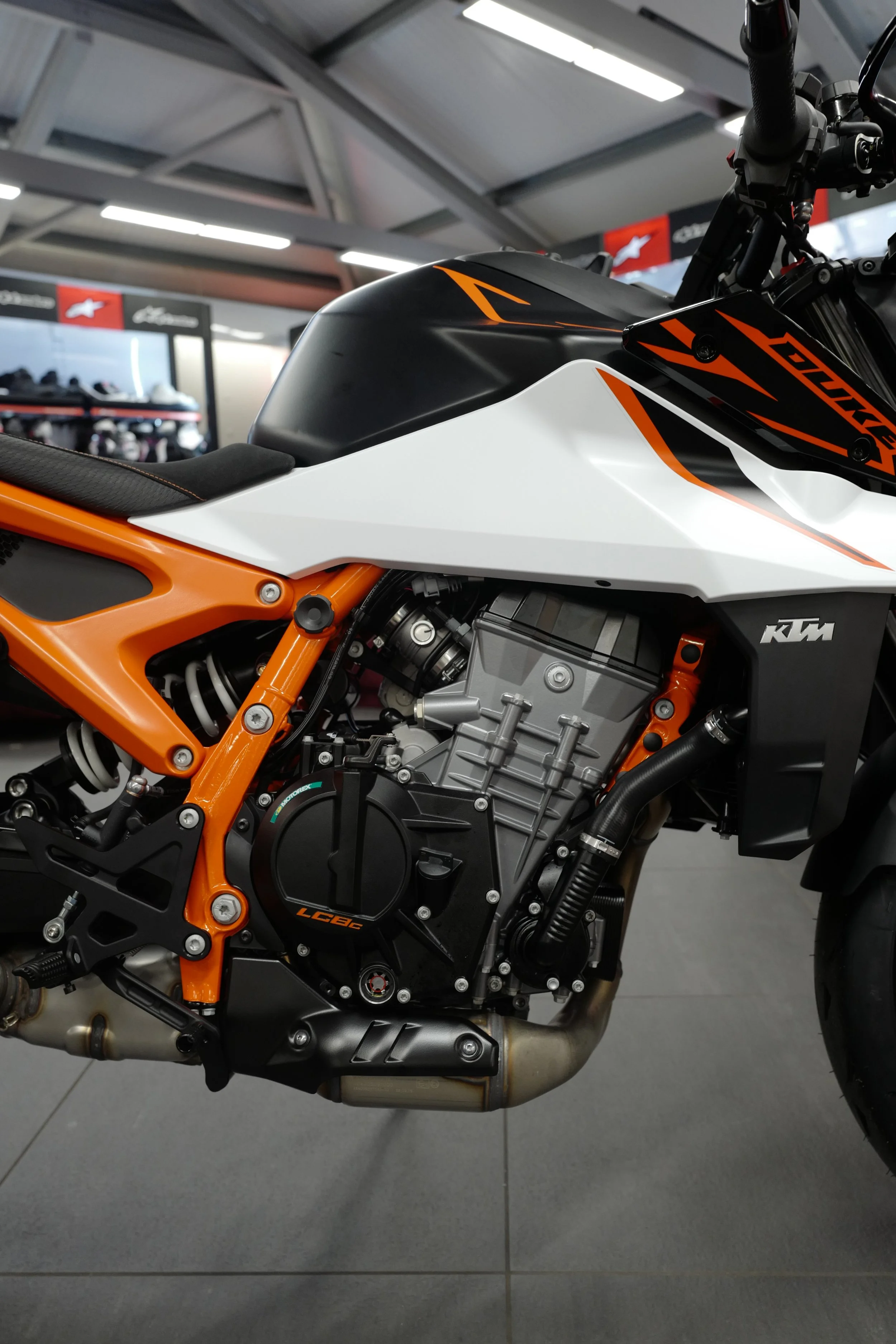 NEW KTM, Duke 990 R — The Mansell Collection