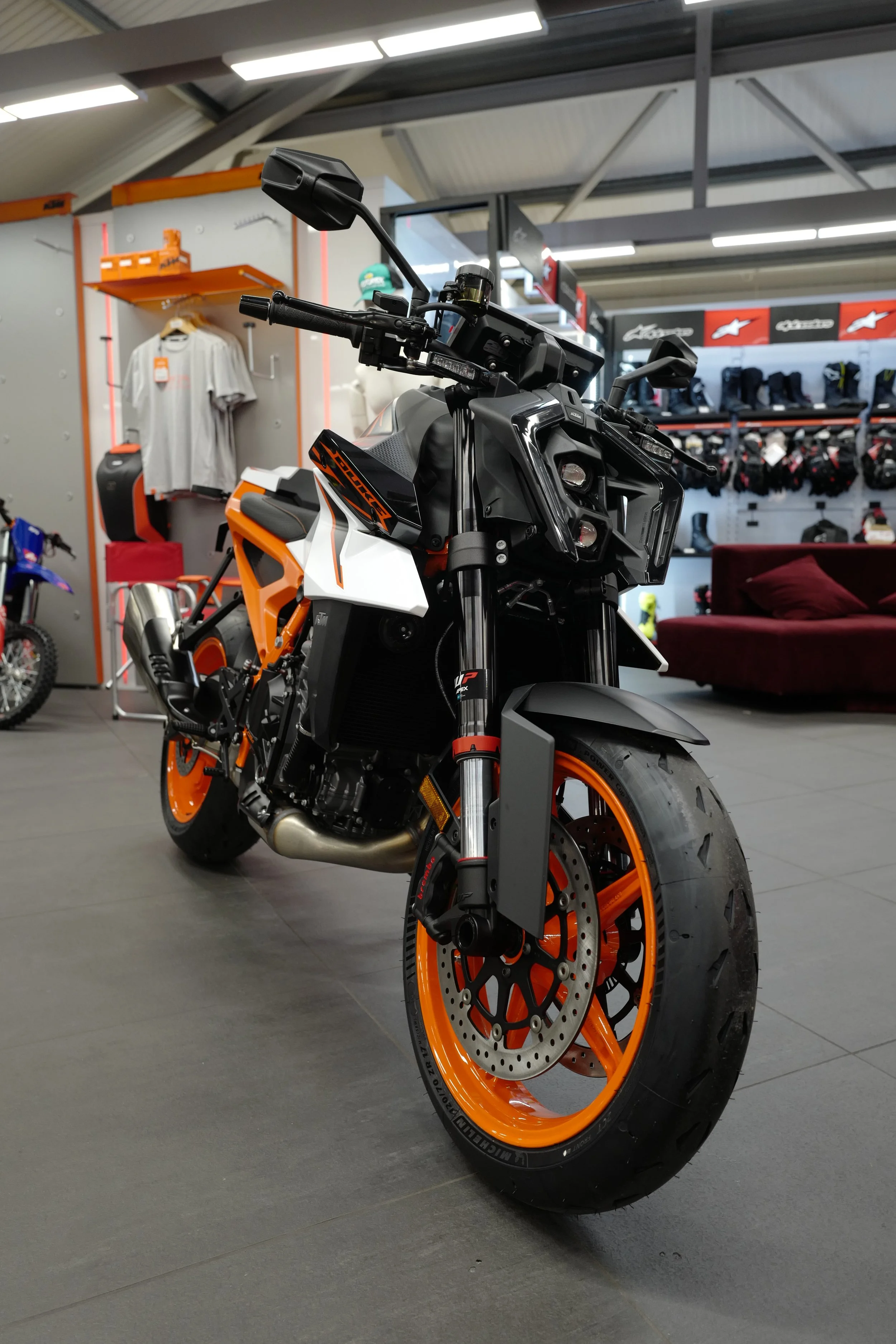 NEW KTM, Duke 990 R — The Mansell Collection