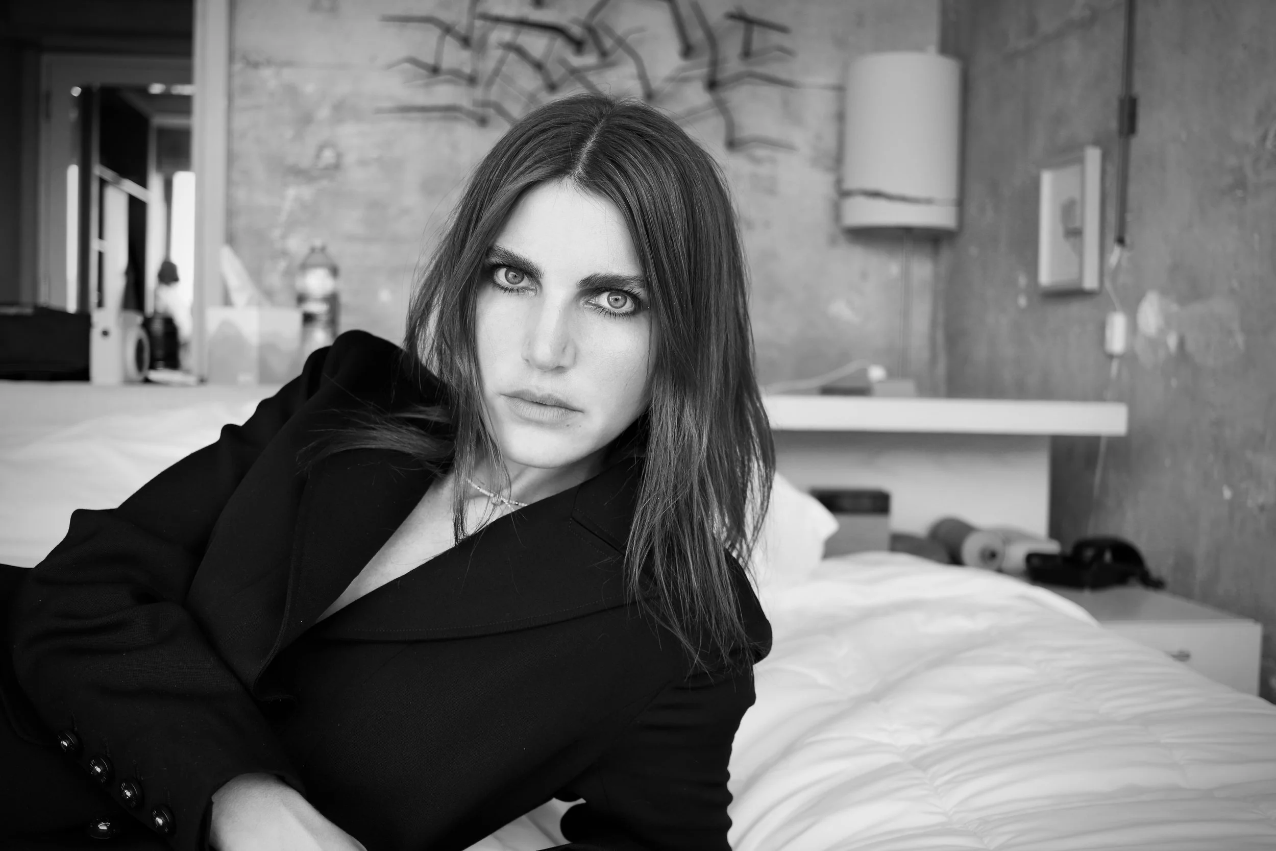 Laura Leezy - bassist and singer for Khruangbin — The Bare Magazine