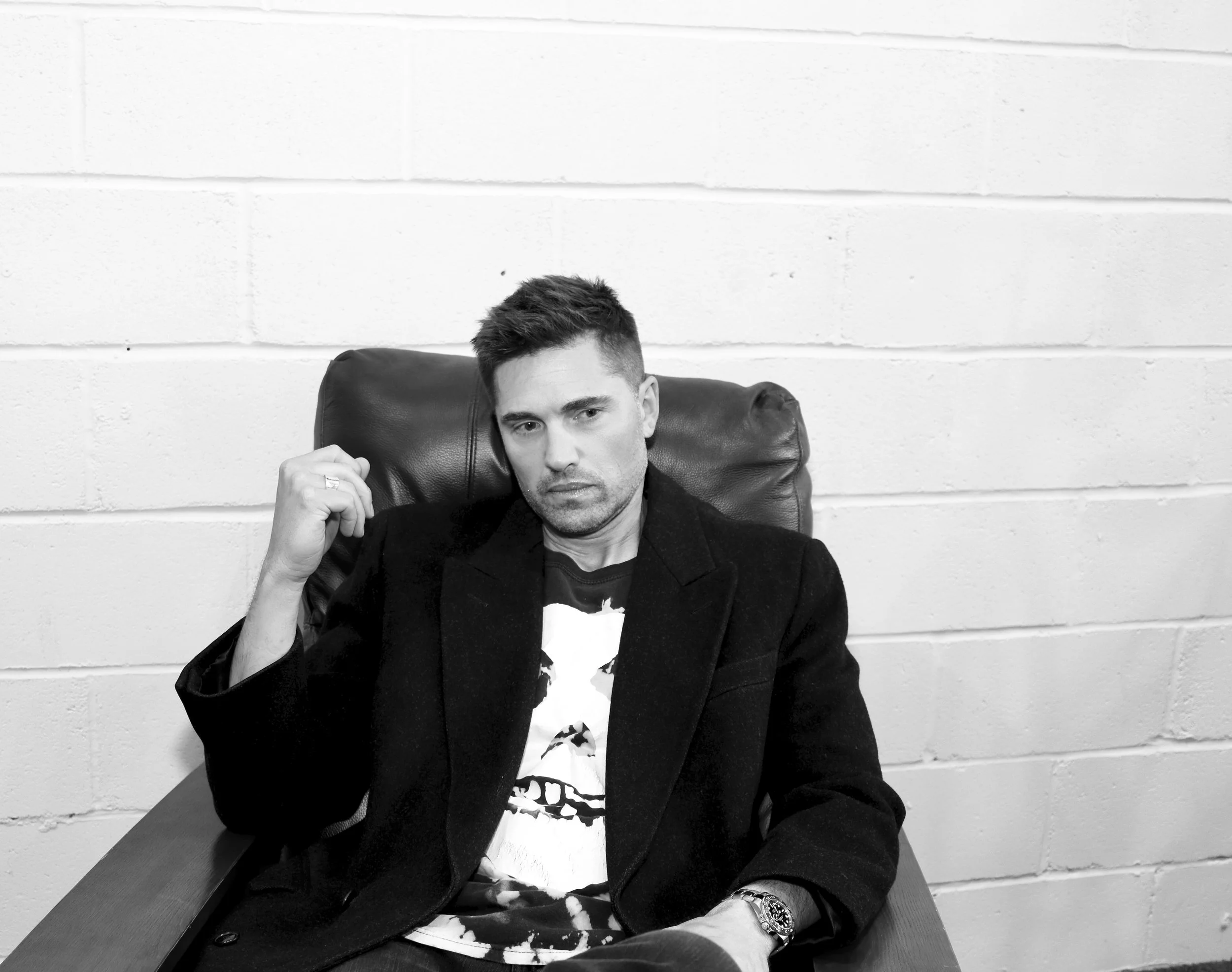 Eric Winter — The Bare Magazine