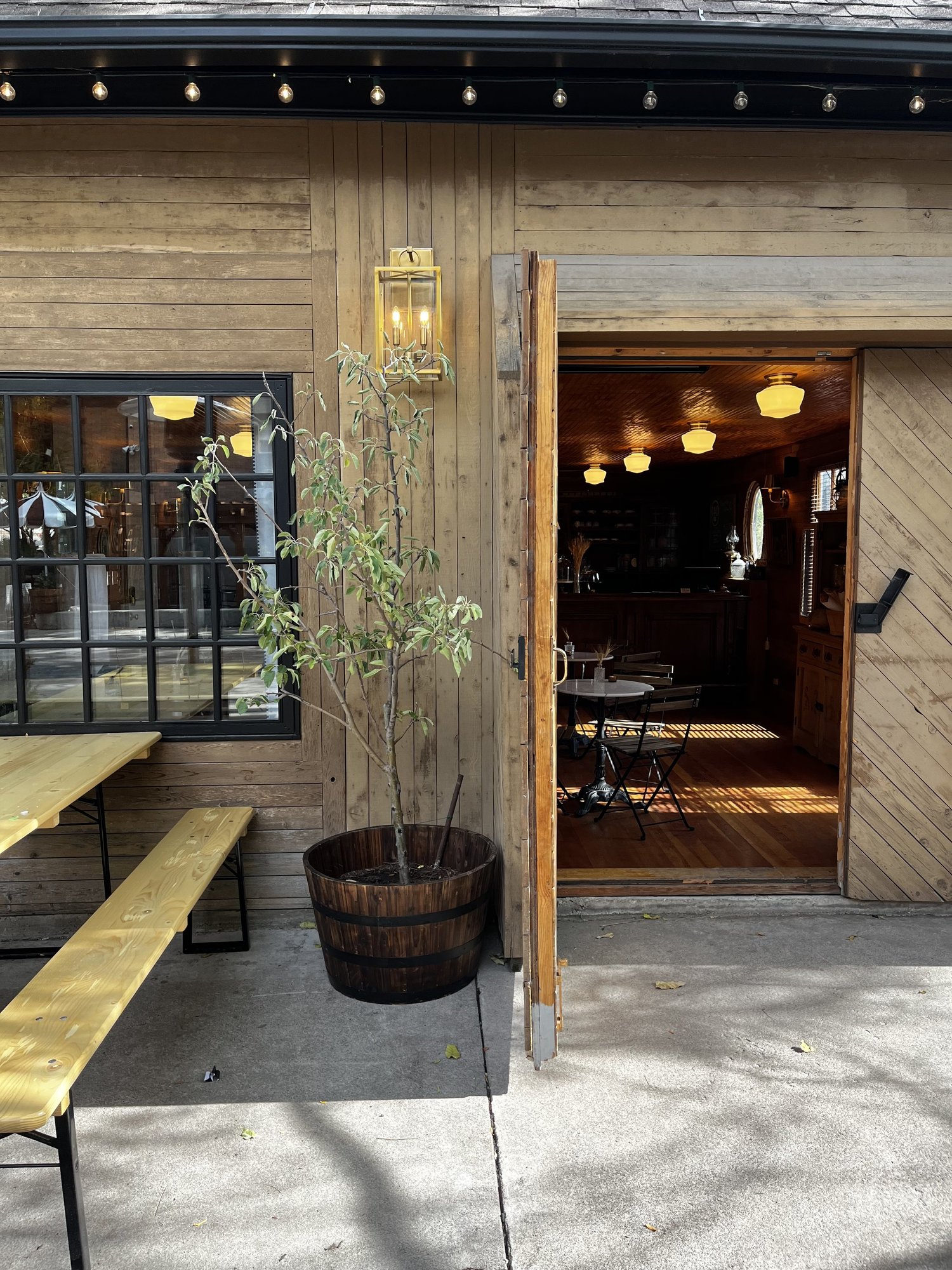 Cafe 140B — Ellerbeck Bed & Breakfast