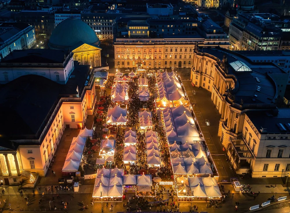 Elegantes Weihnachtsmarkt Bebelplatz 2023 Bilder