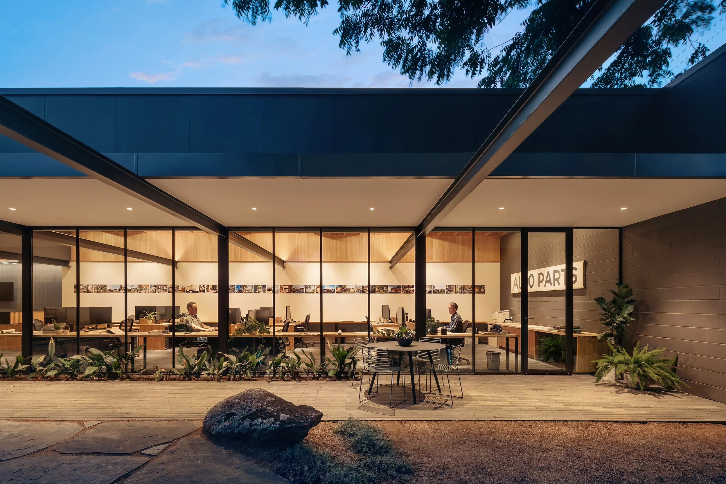 Commercial — A Parallel Architecture