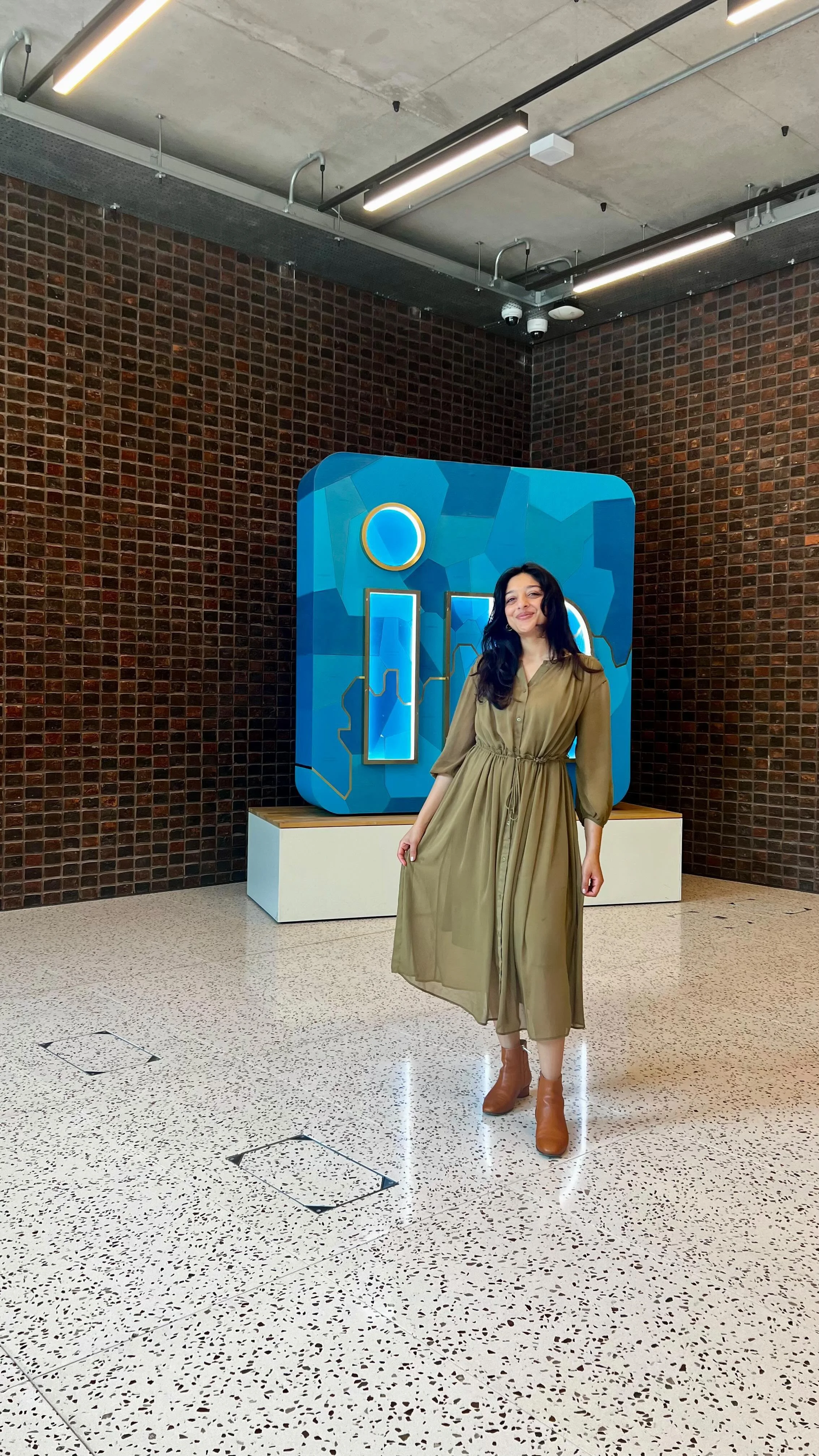 Sonya Barlow : Award-Winning Founder, BBC Host, Keynote Speaker & Creator