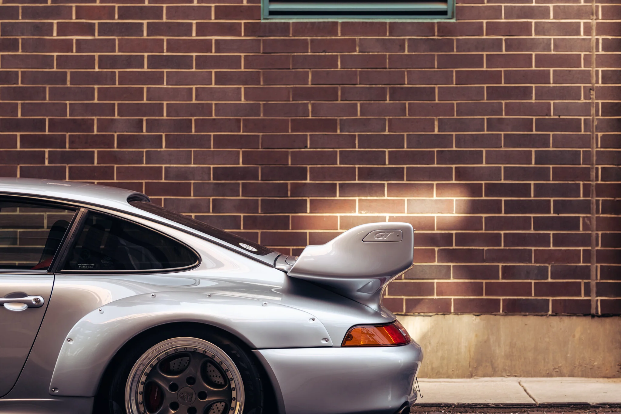 Porsche 993 GT2 Downtown Chicago — Jeremy Cliff Automotive Photography